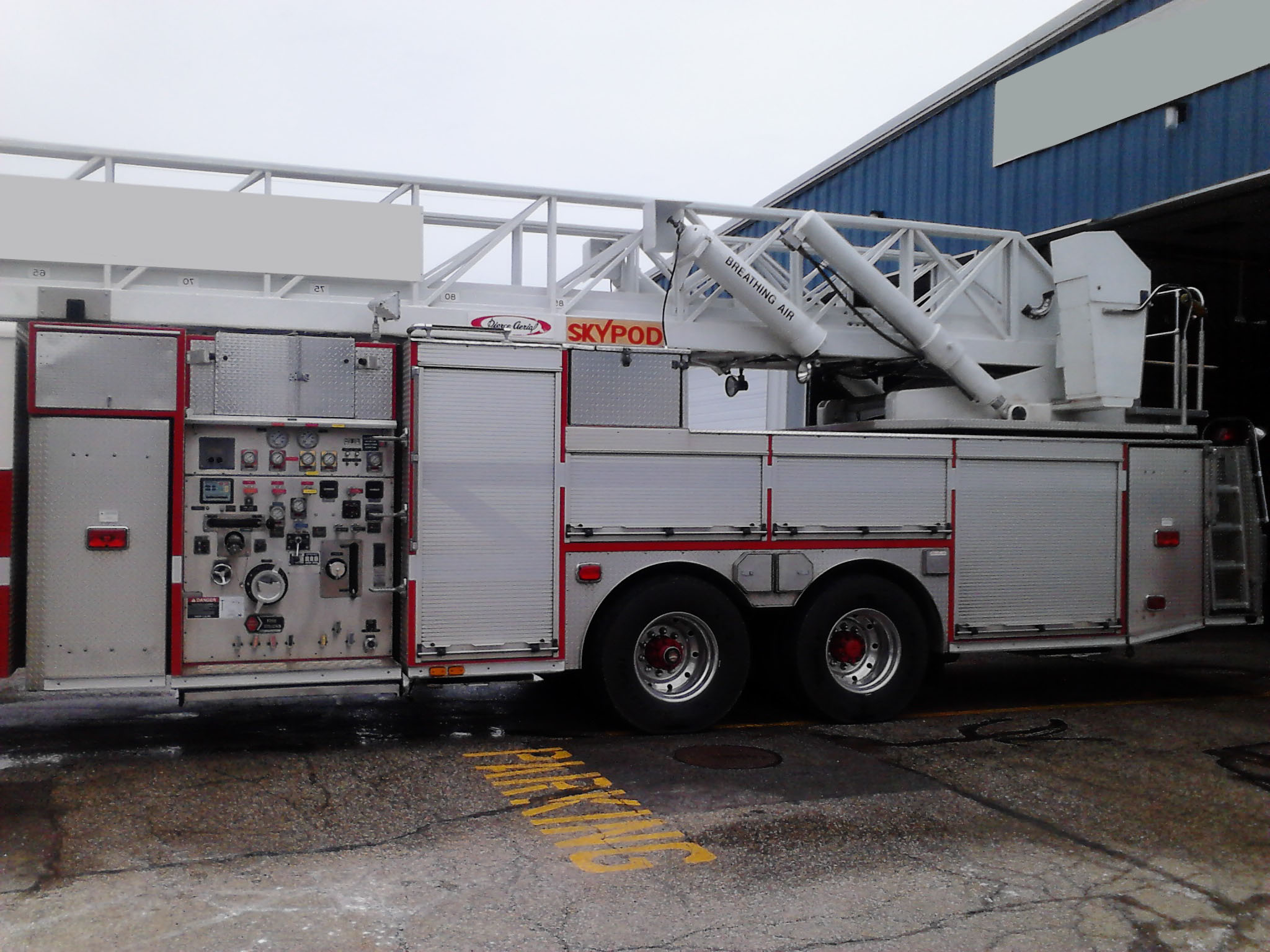 1999 Pierce Dash 105' Platform | Used Truck Details