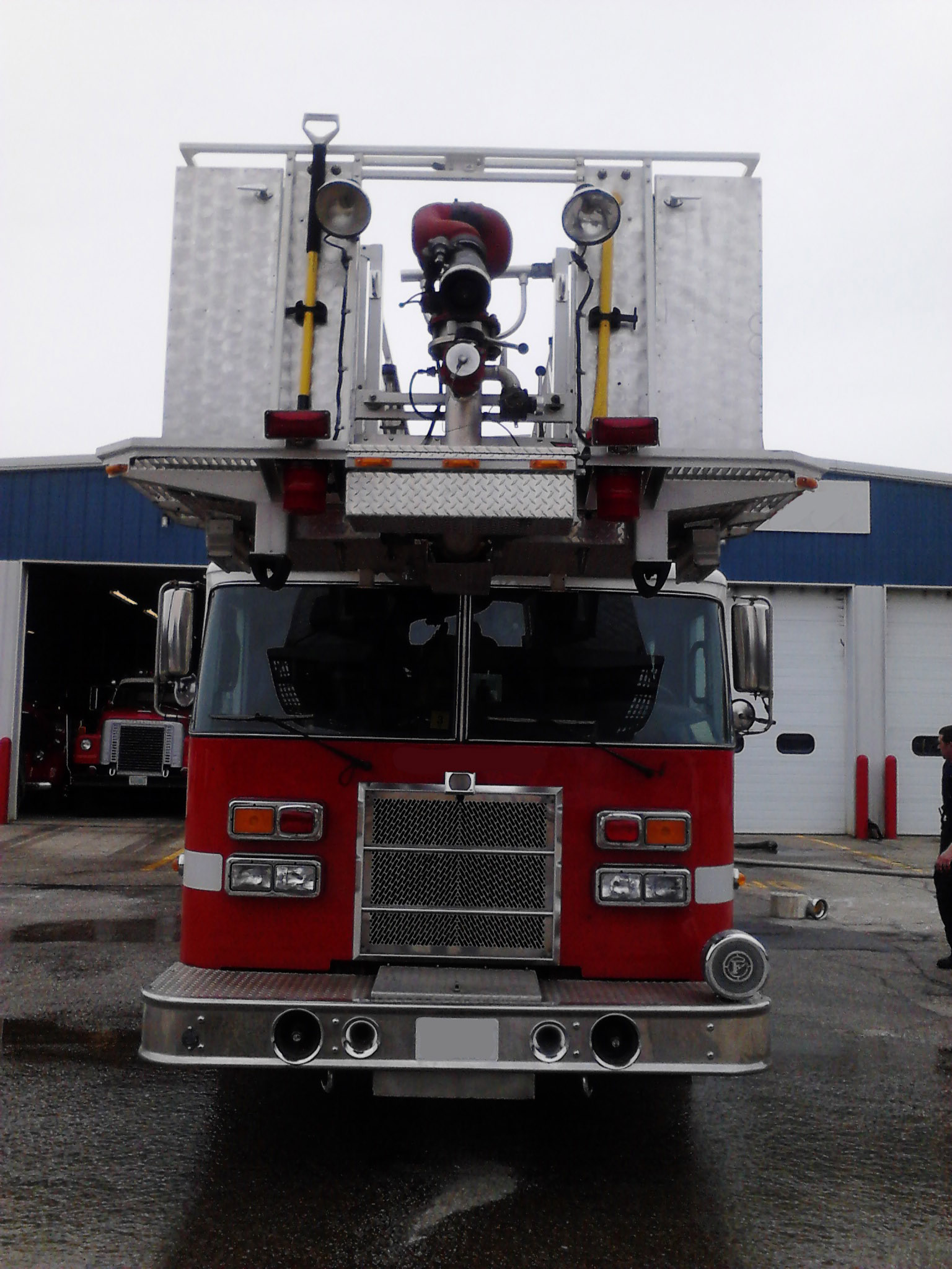 1999 Pierce Dash 105' Platform | Used Truck Details