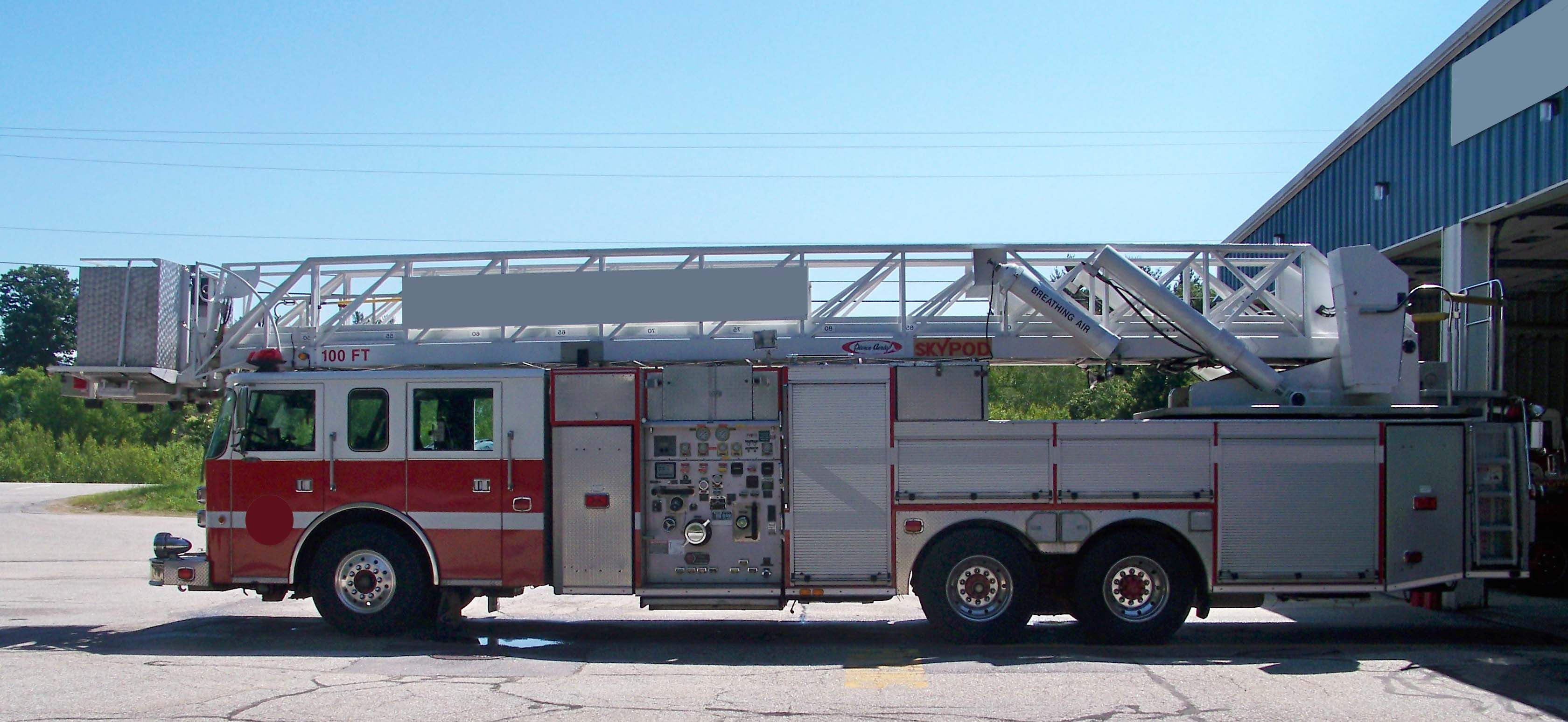 1999 Pierce Dash 105' Platform | Used Truck Details