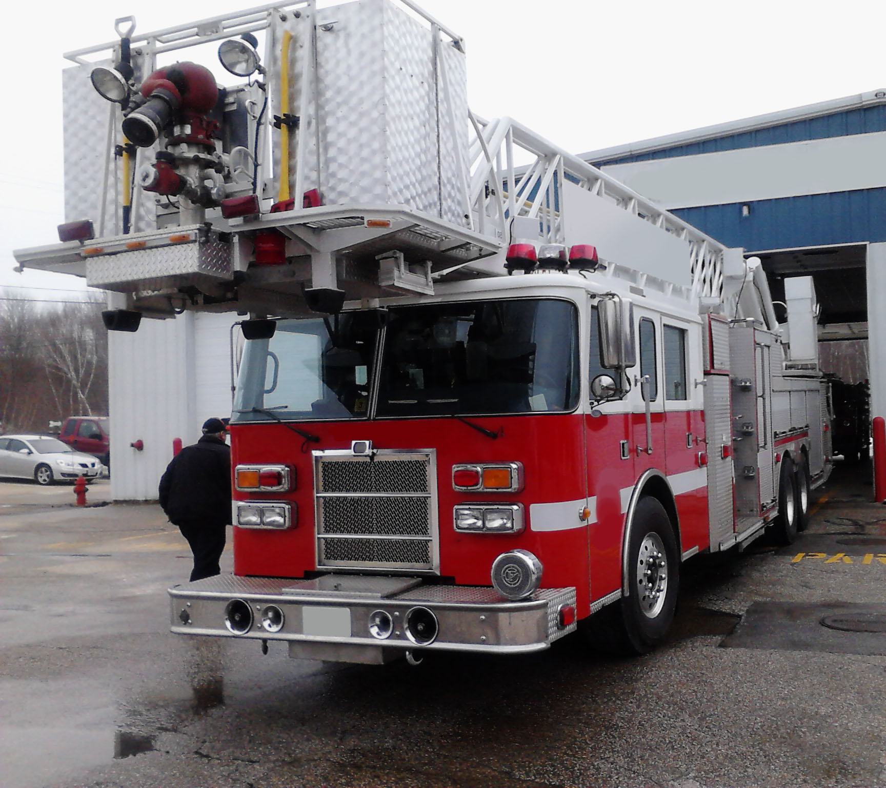 1999 Pierce Dash 105' Platform | Used Truck Details