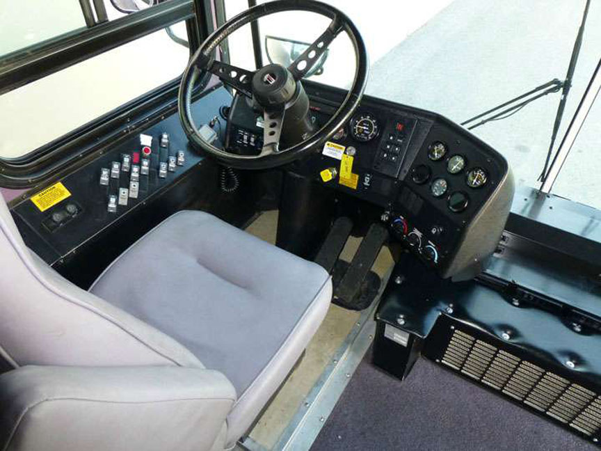 1999 Thomas Saf-T-Liner Command Center Bus | Used Truck Details