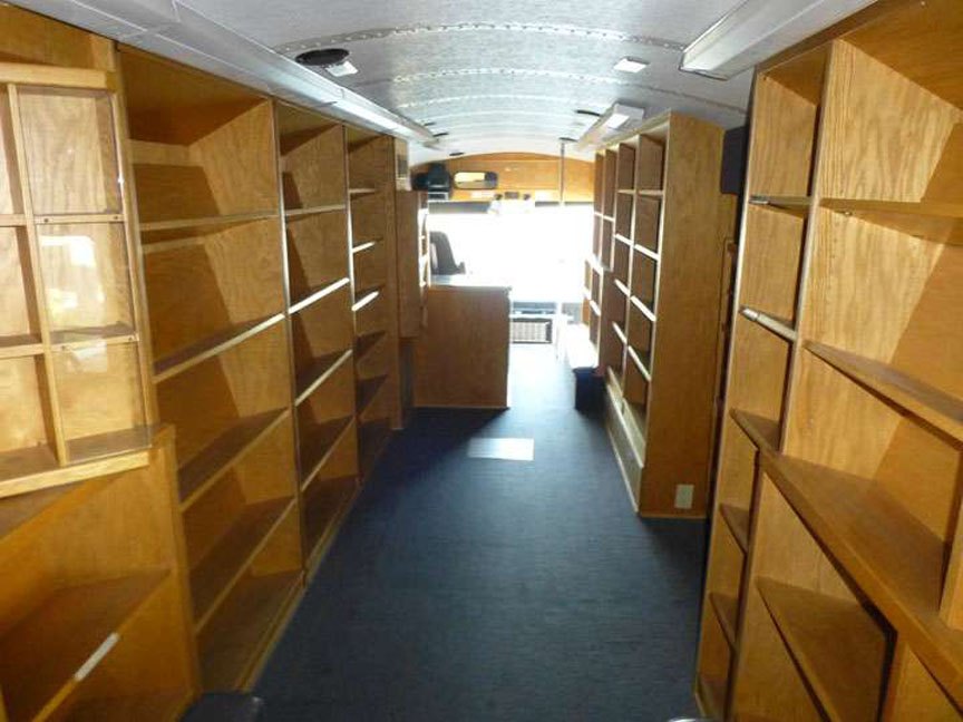 1999 Thomas Saf-T-Liner Command Center Bus | Used Truck Details