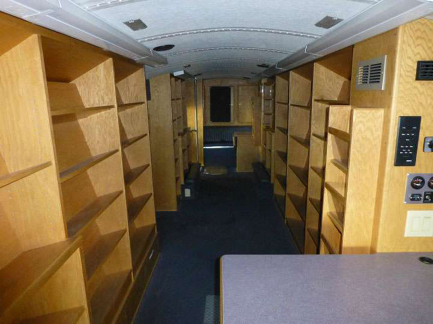 1999 Thomas Saf-T-Liner Command Center Bus | Used Truck Details