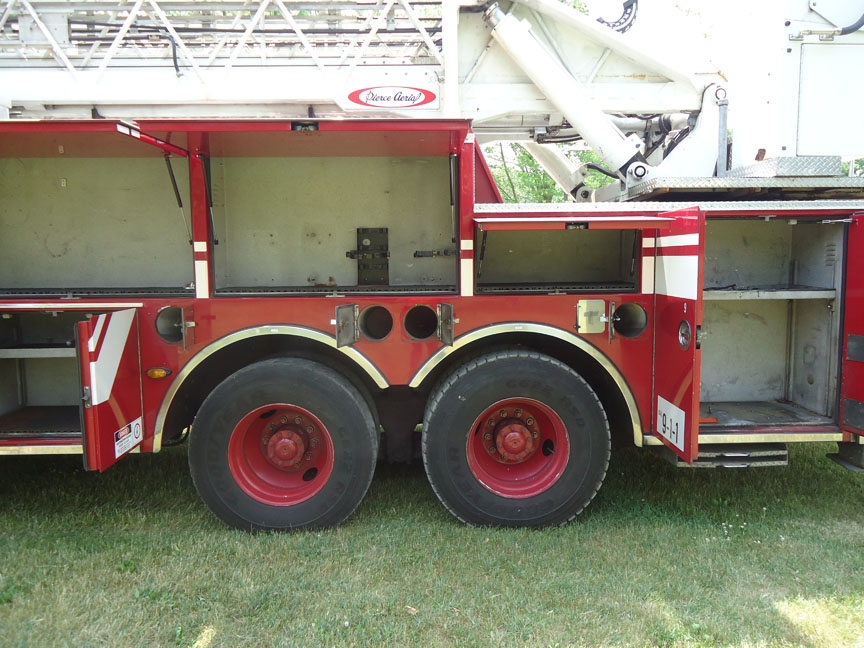 1996 Pierce Arrow 105' Quint | Firetrucks Unlimited