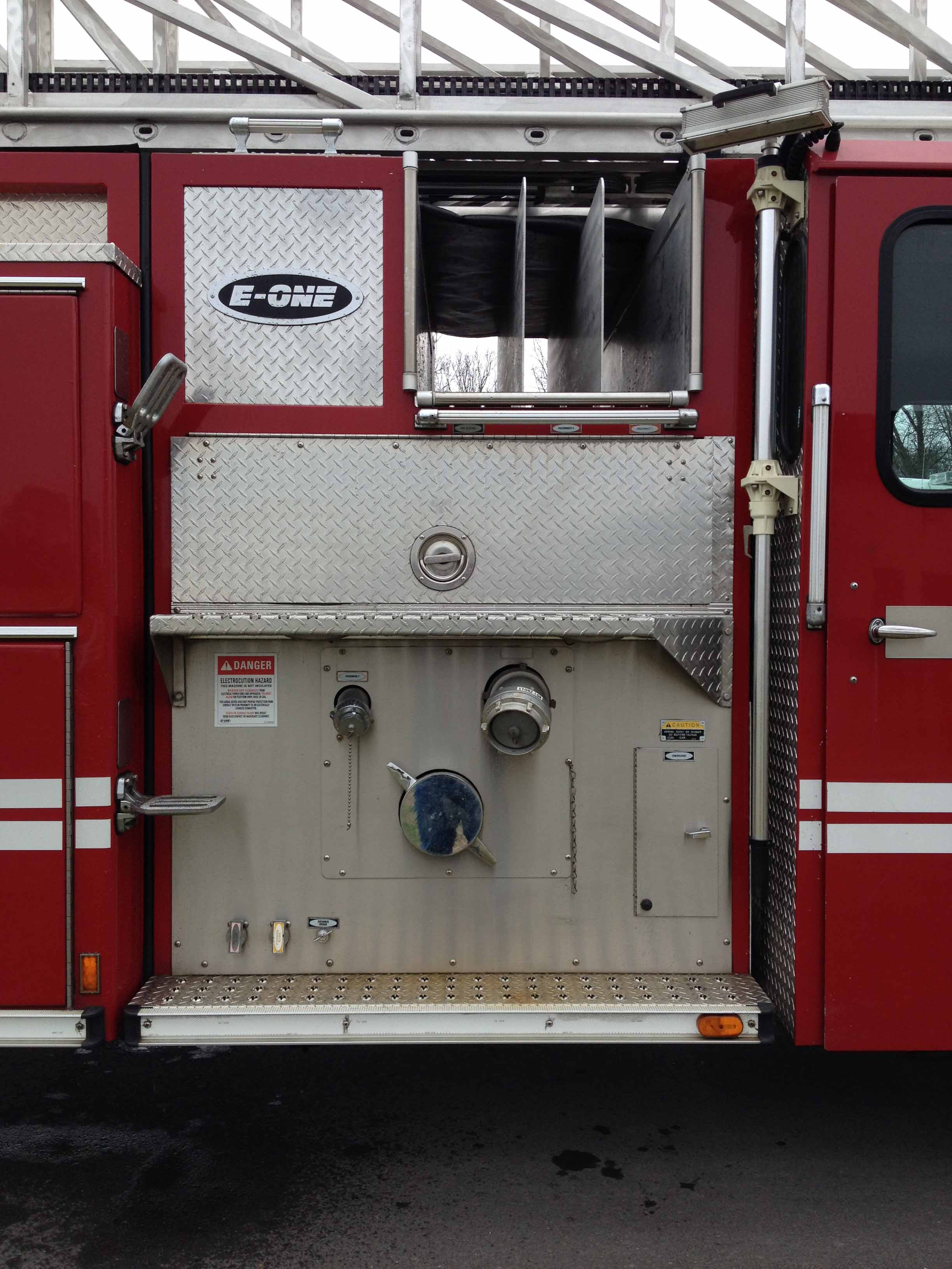 1999 E-One Cyclone 75' Quint | Used Truck Details