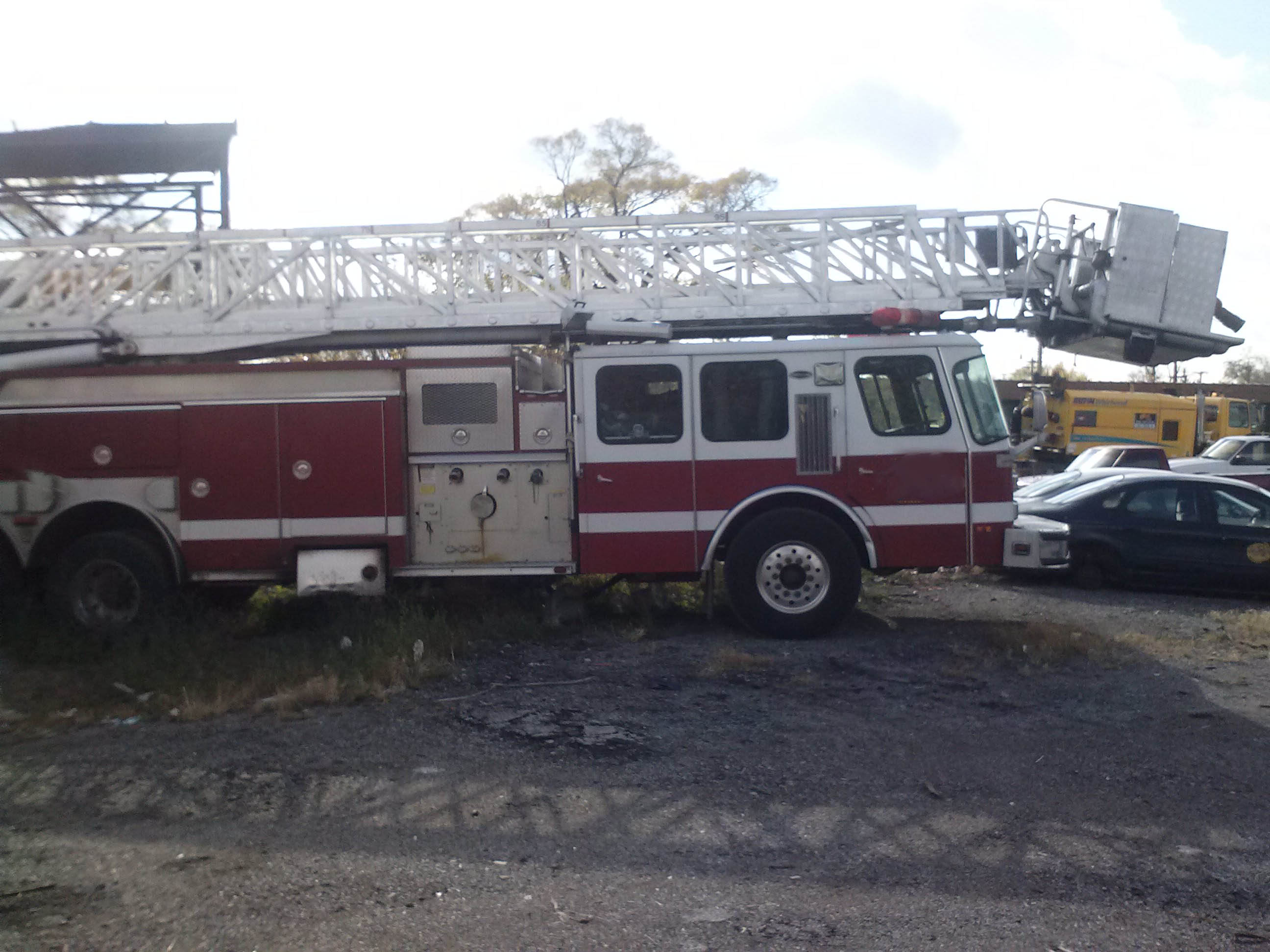 1995 E-One Hurricane 100' Platform | Used Truck Details