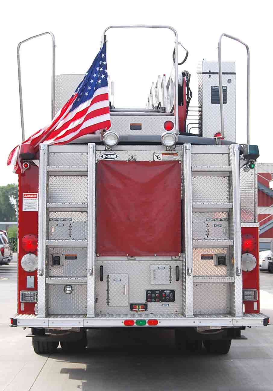 1999 E-One Cyclone 100' Ladder | Used Truck Details