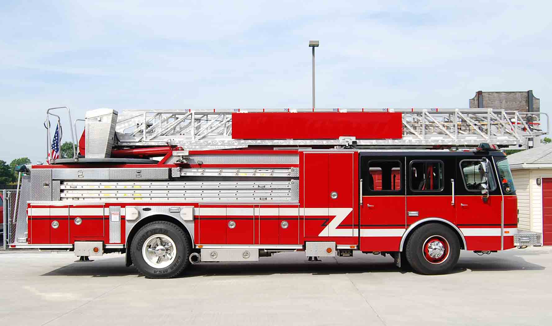 1999 E-One Cyclone 100' Ladder | Used Truck Details