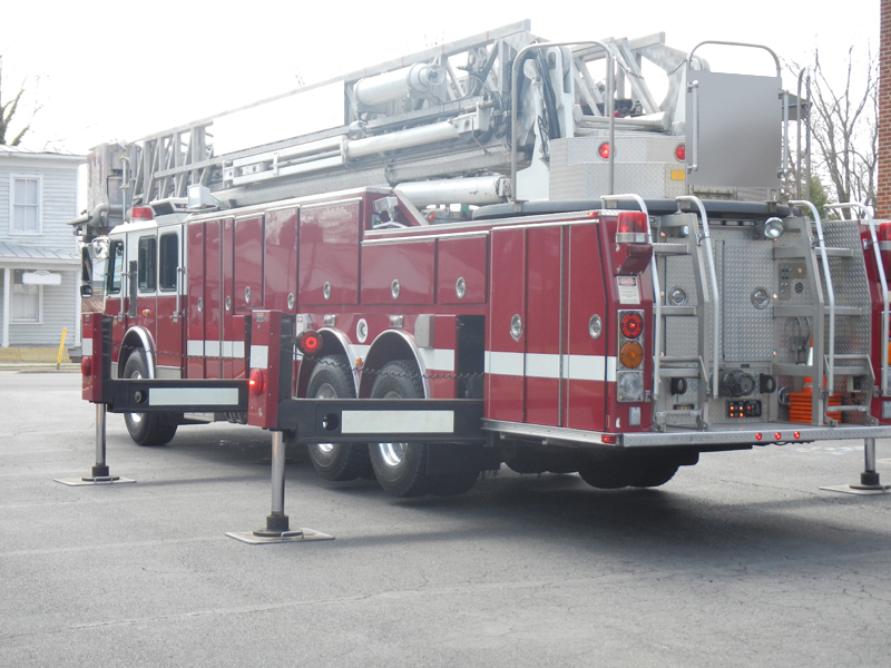 1993 E-One Hurricane 105' Platform | Used Truck Details