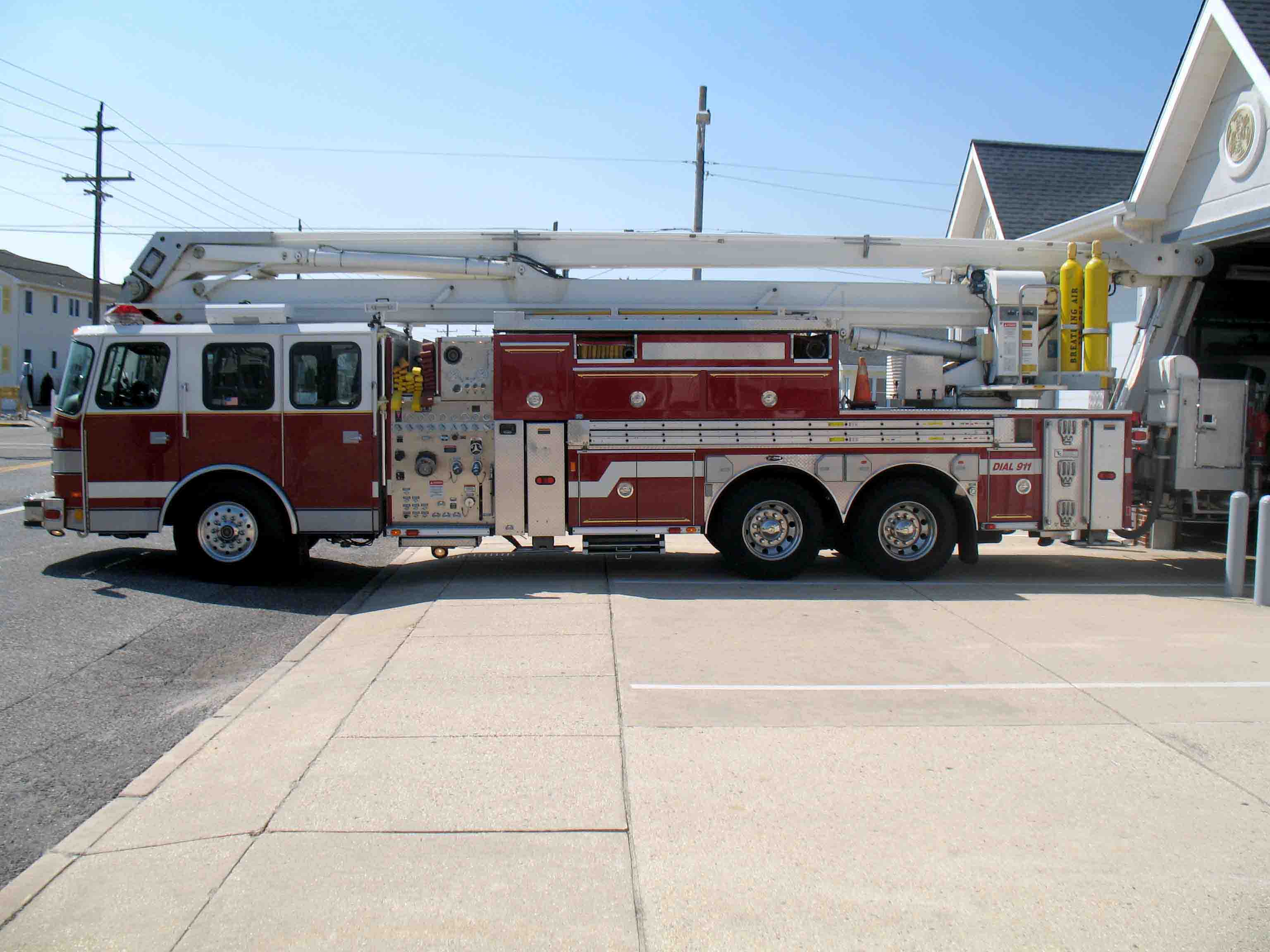 2000 E-One Cyclone II 95' Bronto | Used Truck Details