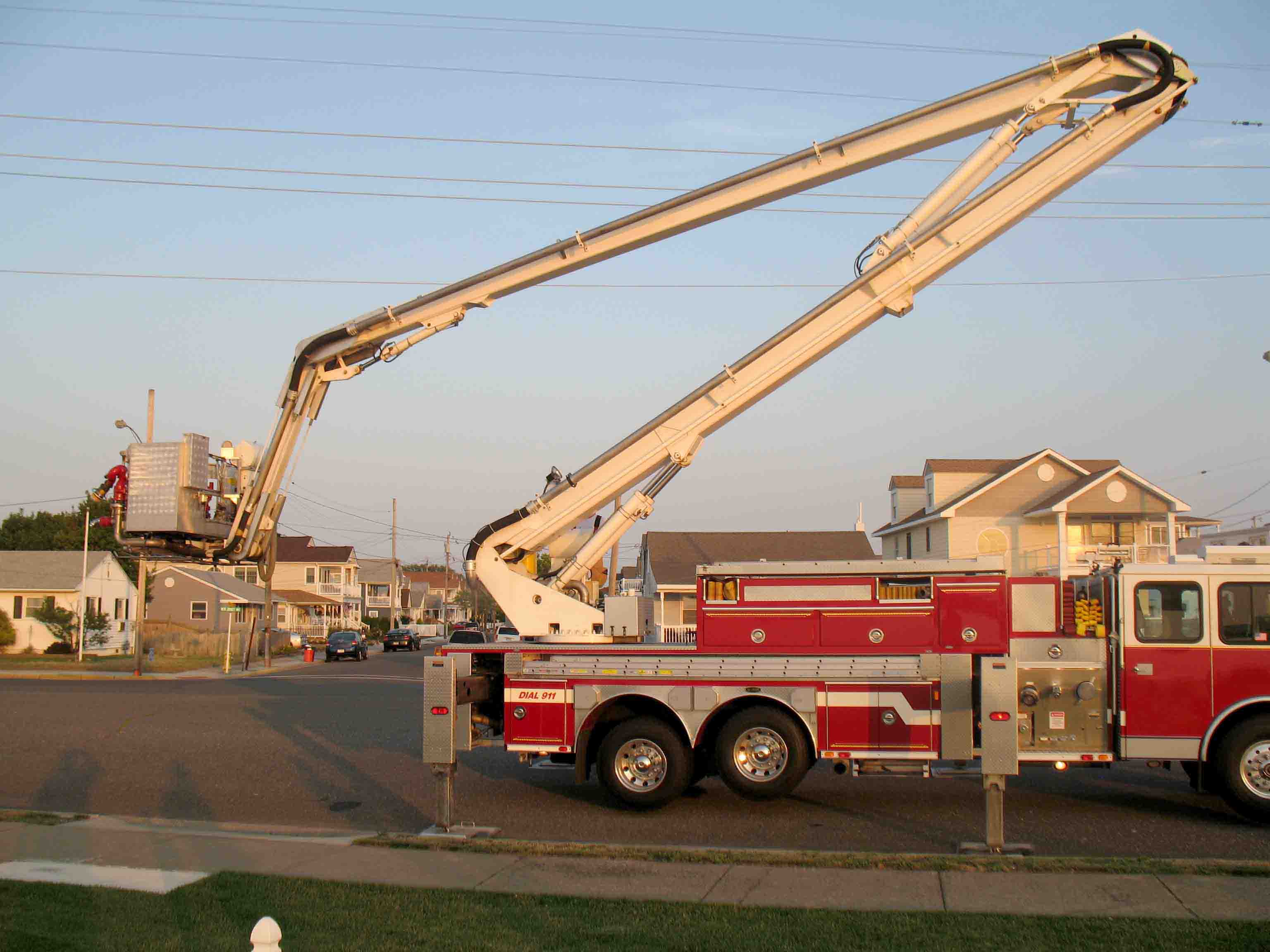 2000 E-One Cyclone II 95' Bronto | Used Truck Details