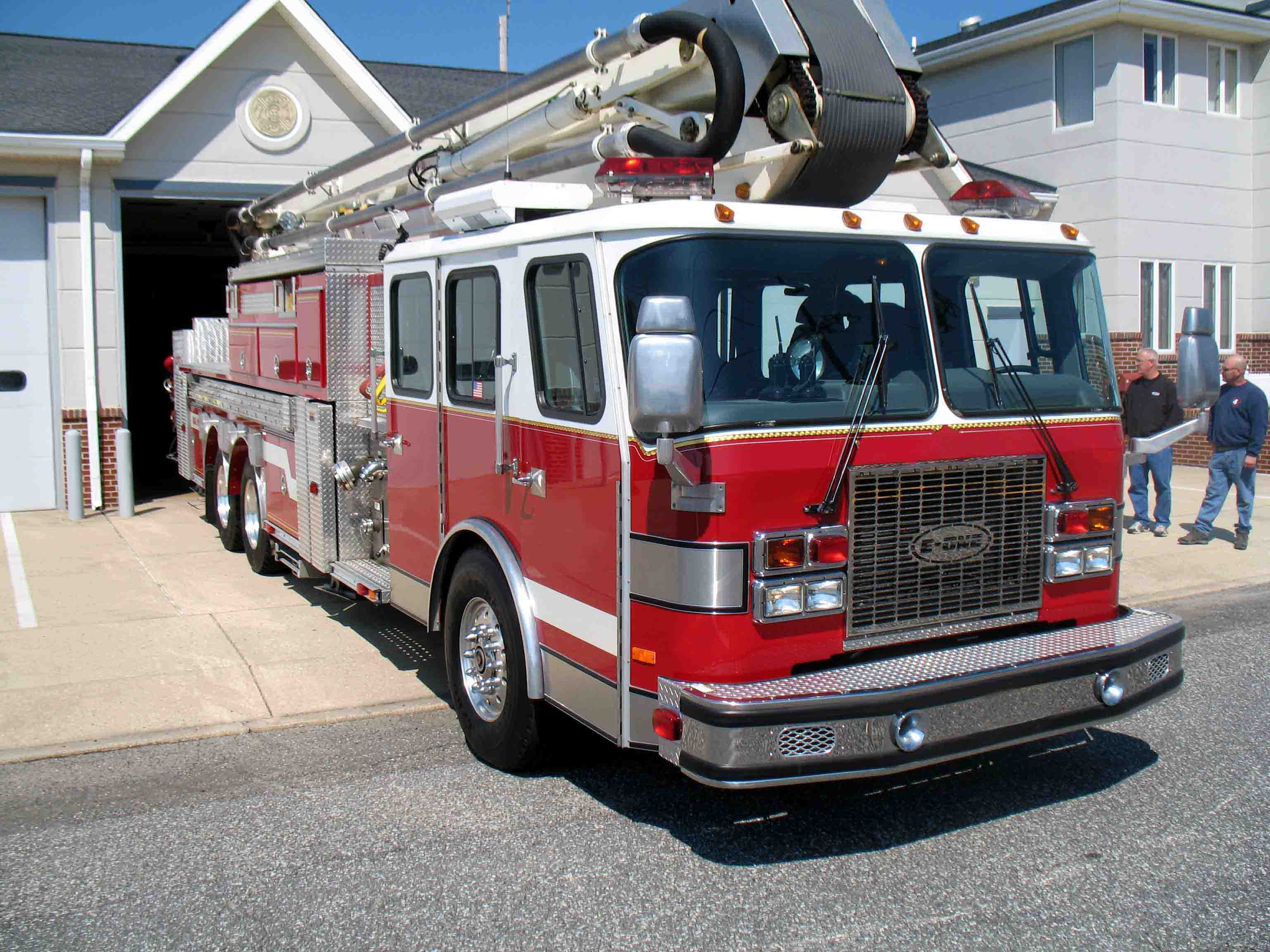 2000 E-One Cyclone II 95' Bronto | Used Truck Details
