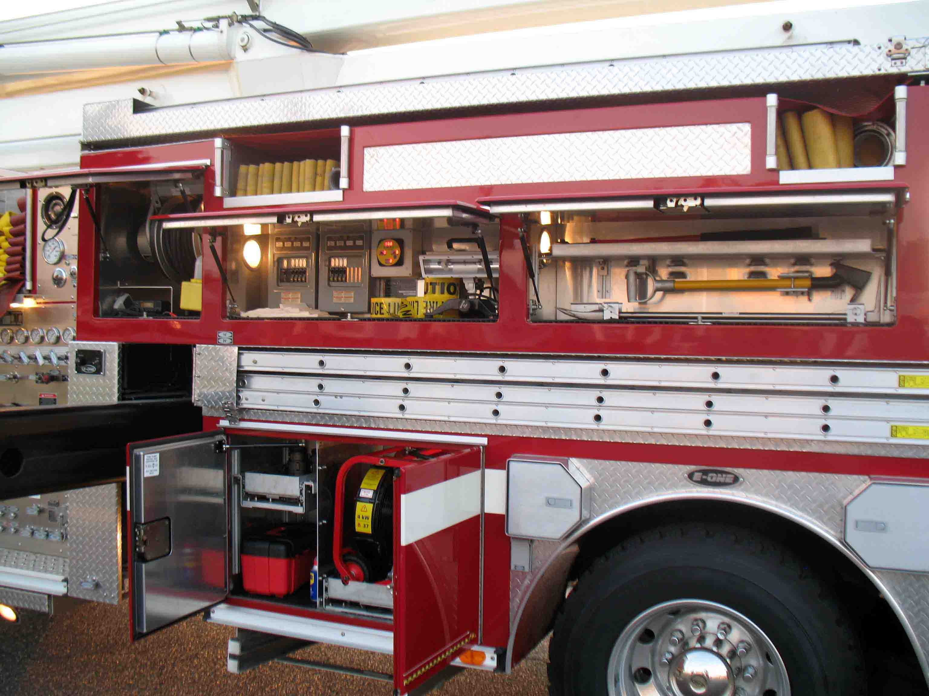 2000 E-One Cyclone II 95' Bronto | Used Truck Details