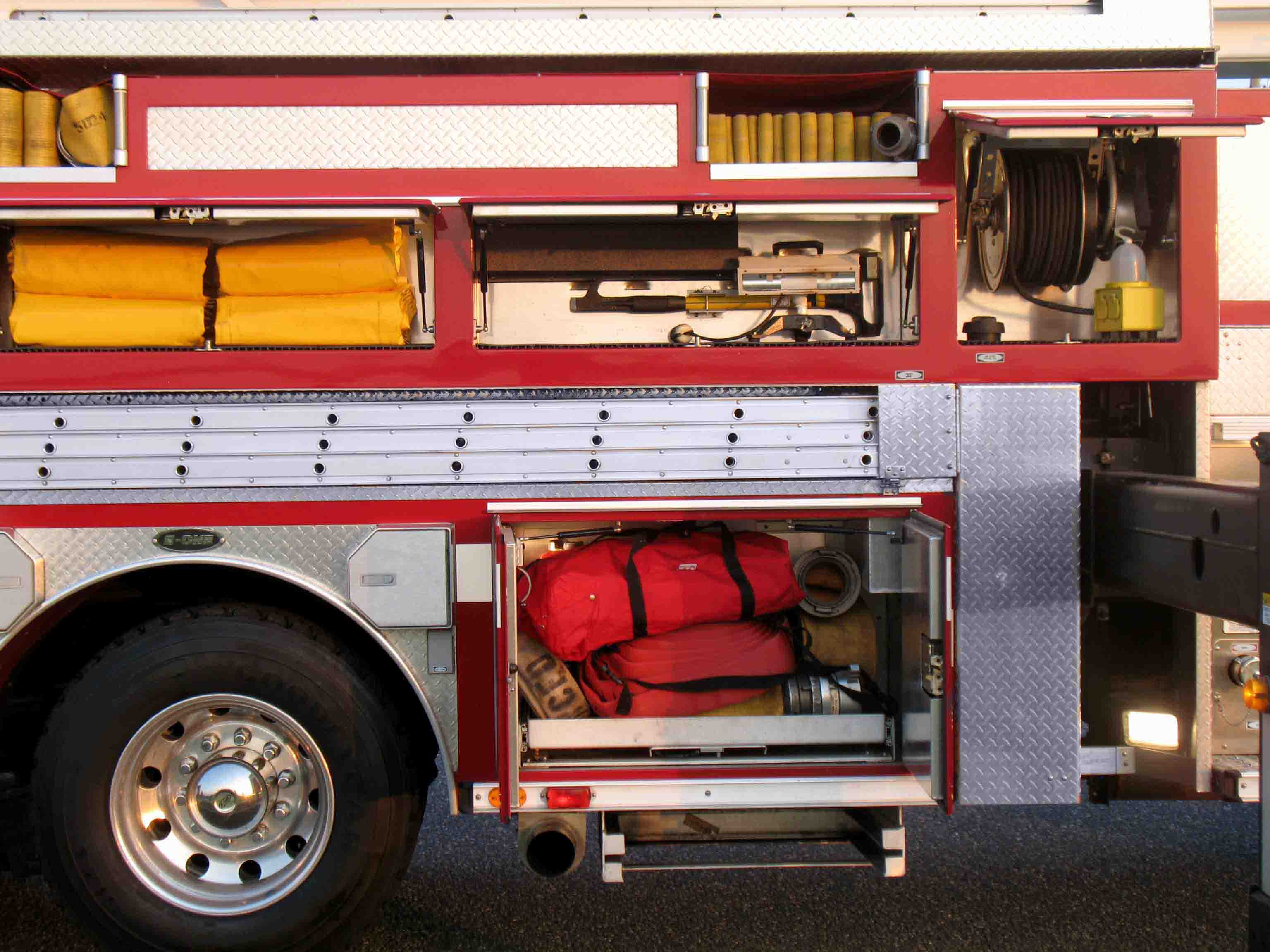 2000 E-One Cyclone II 95' Bronto | Used Truck Details