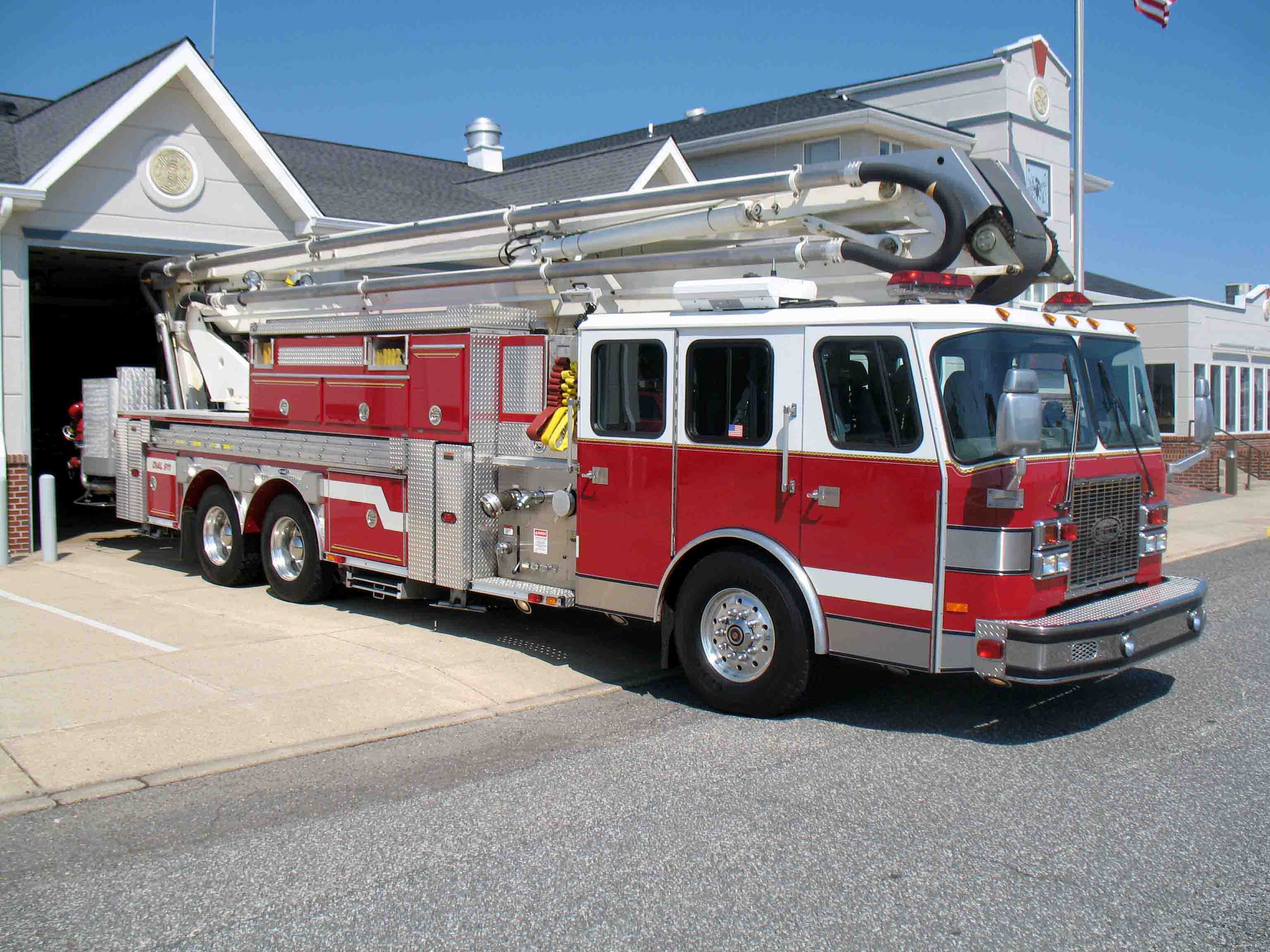 2000 E-One Cyclone II 95' Bronto | Used Truck Details