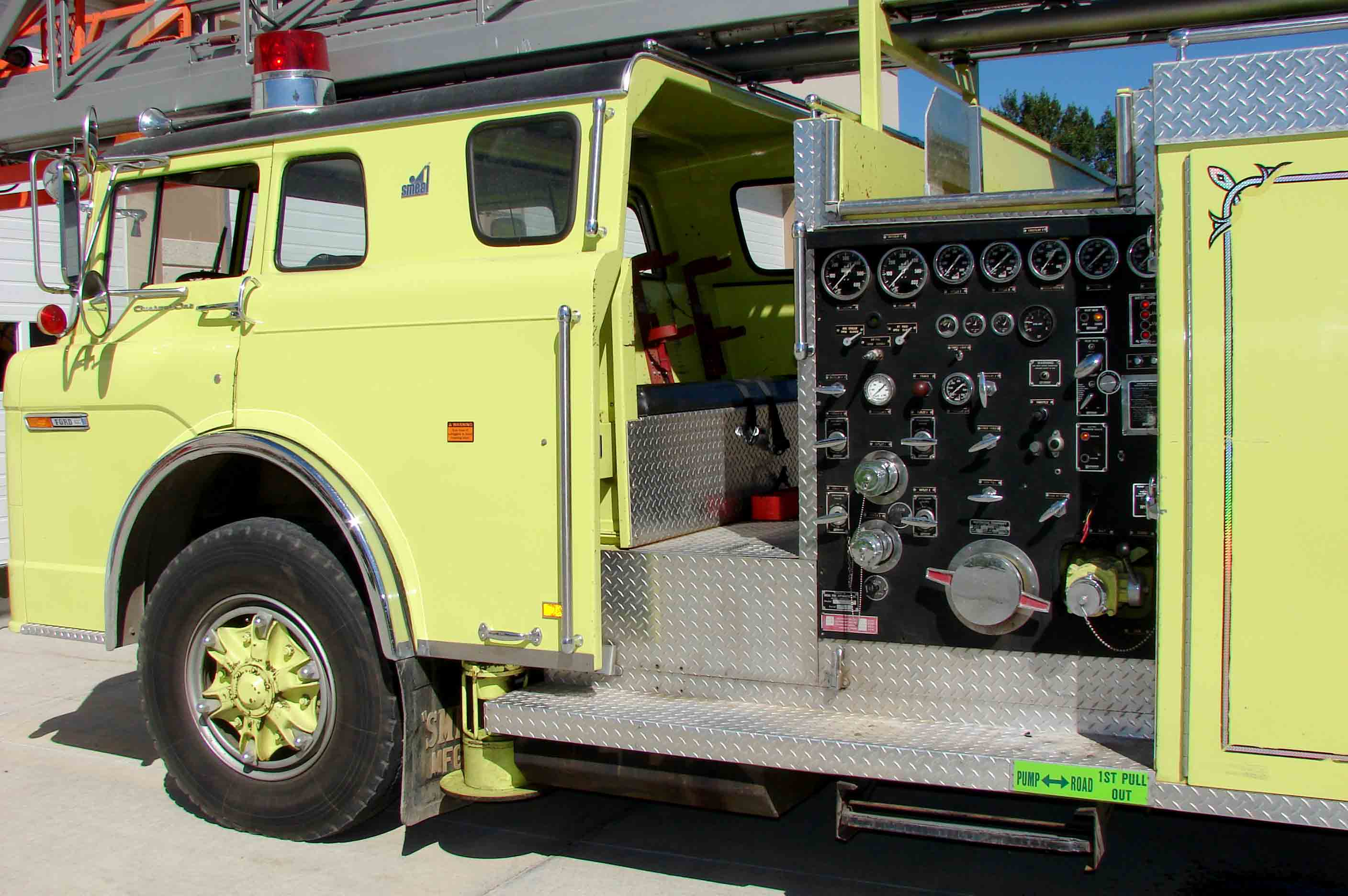 1979 Smeal Ford C900 75' Aerial | Used Truck Details