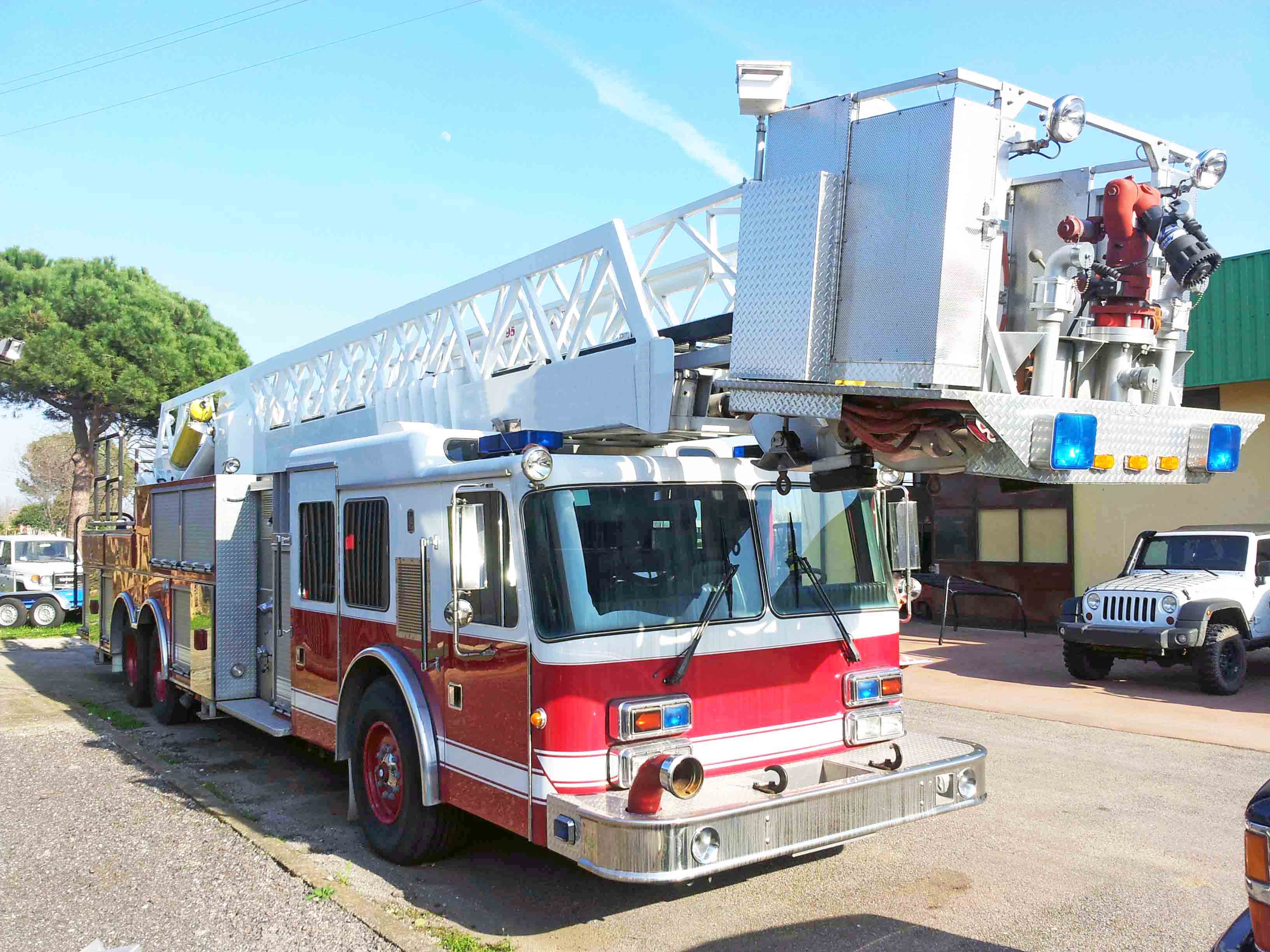 1995 KME Aerial Cat 102' Platform | Used Truck Details