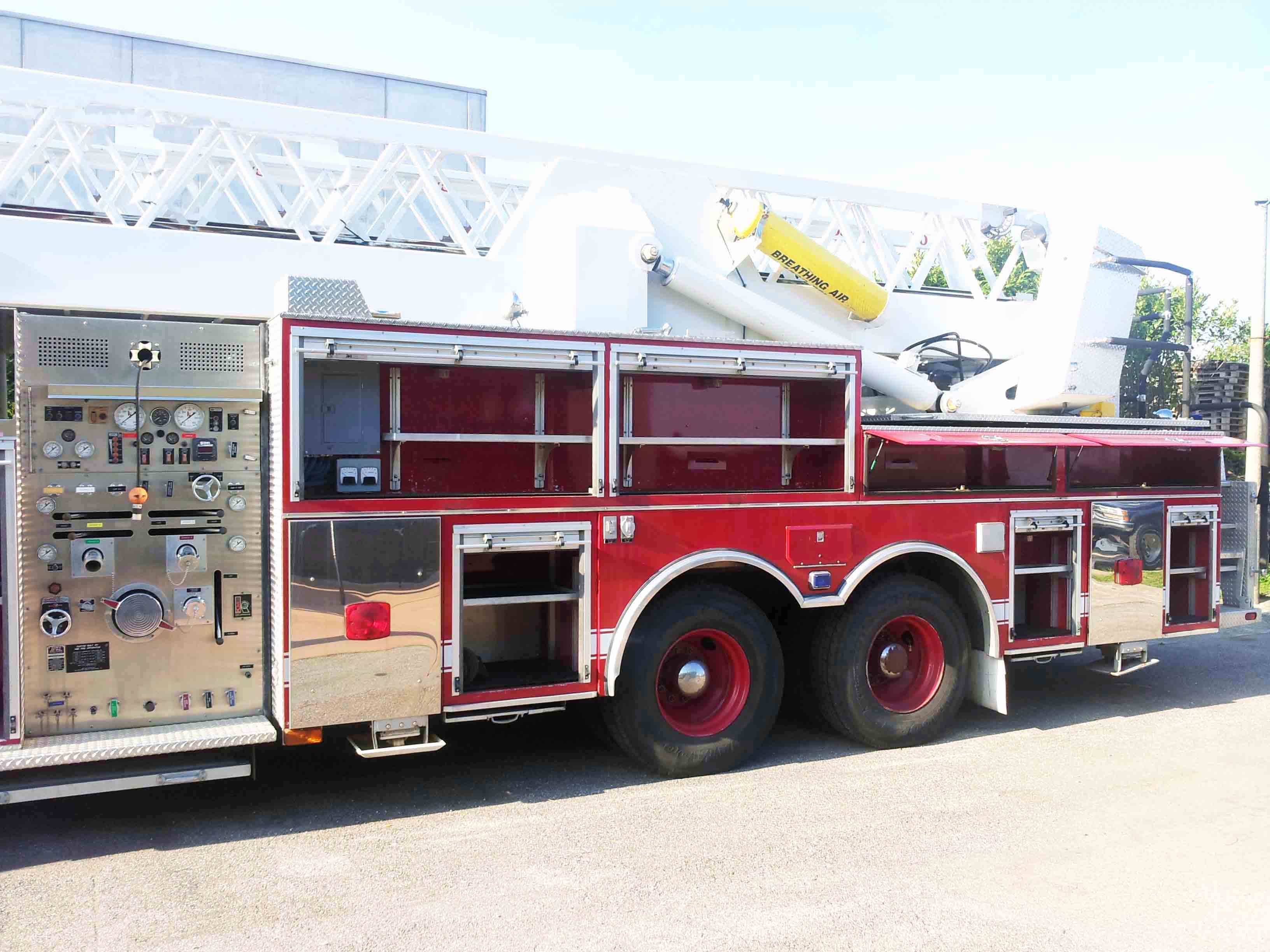 1995 KME Aerial Cat 102' Platform | Used Truck Details