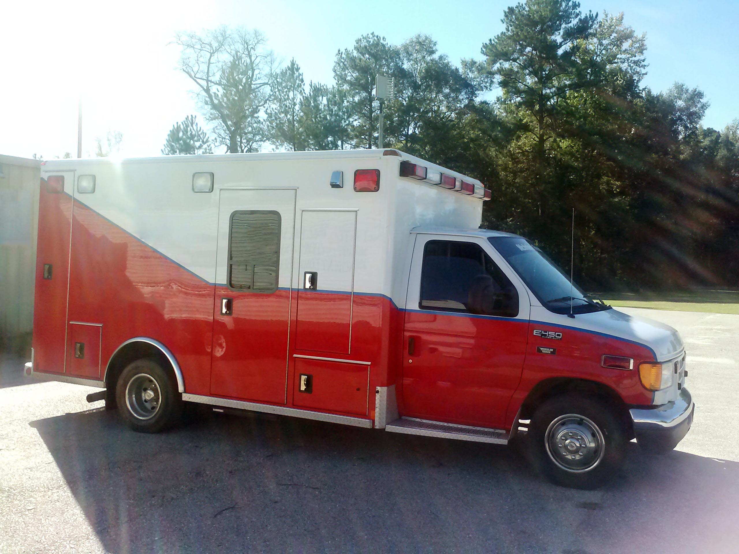 2004 Wheeled Coach Ford Ambulance | Used Truck Details