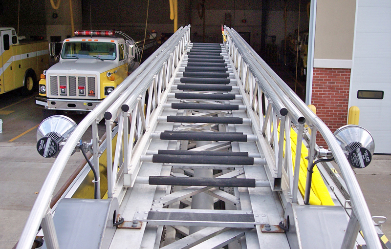1990 Sutphen 65' Ladder | Used Truck Details