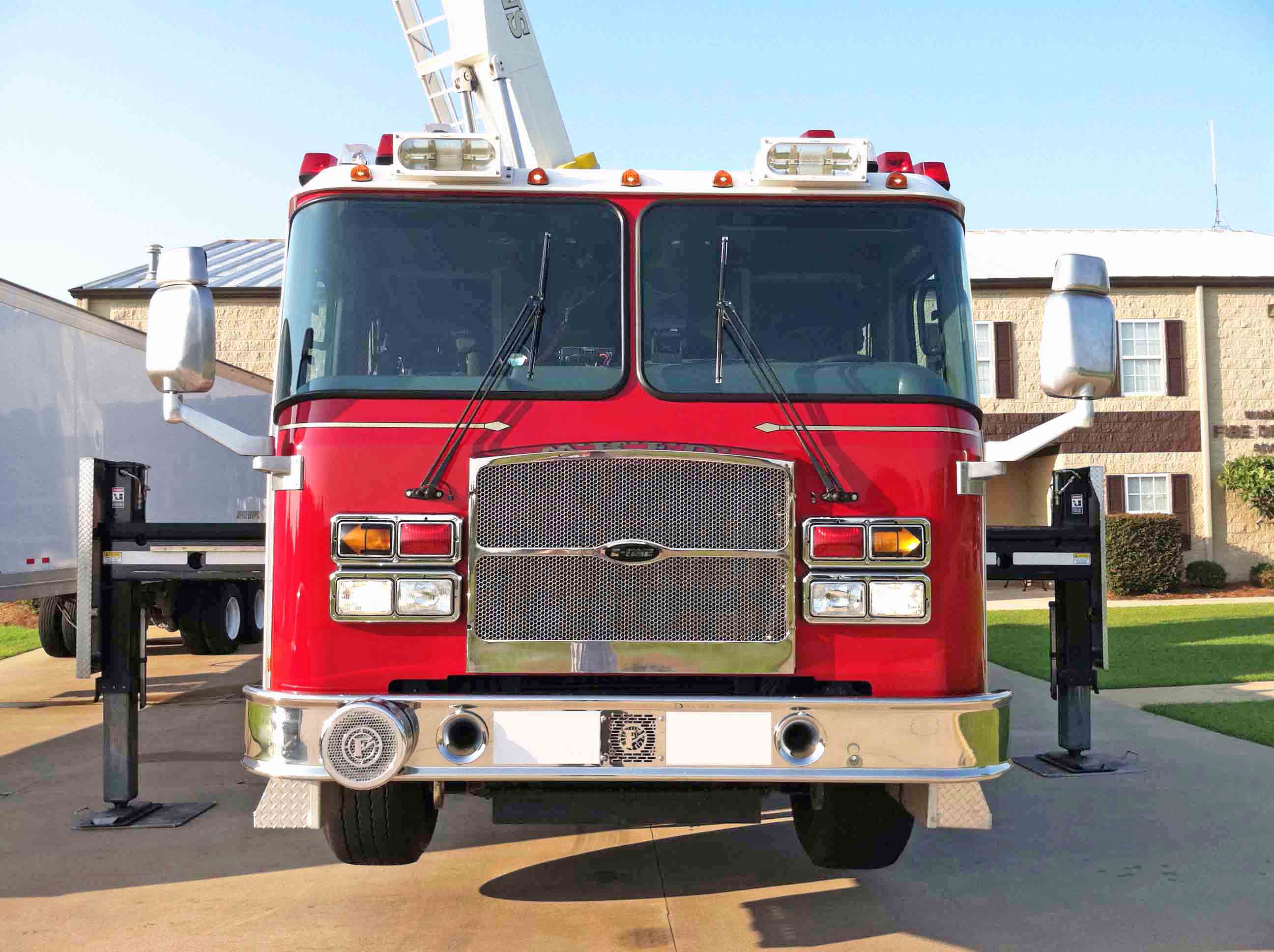 2005 E-One Cyclone II 100' Bronto Platform | Used Truck Details