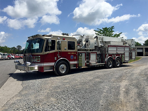 2010 Ferrara 100' Mid-Mount Platform | Used Truck Details