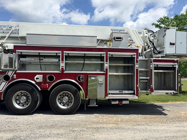 2010 Ferrara 100' Mid-Mount Platform | Used Truck Details