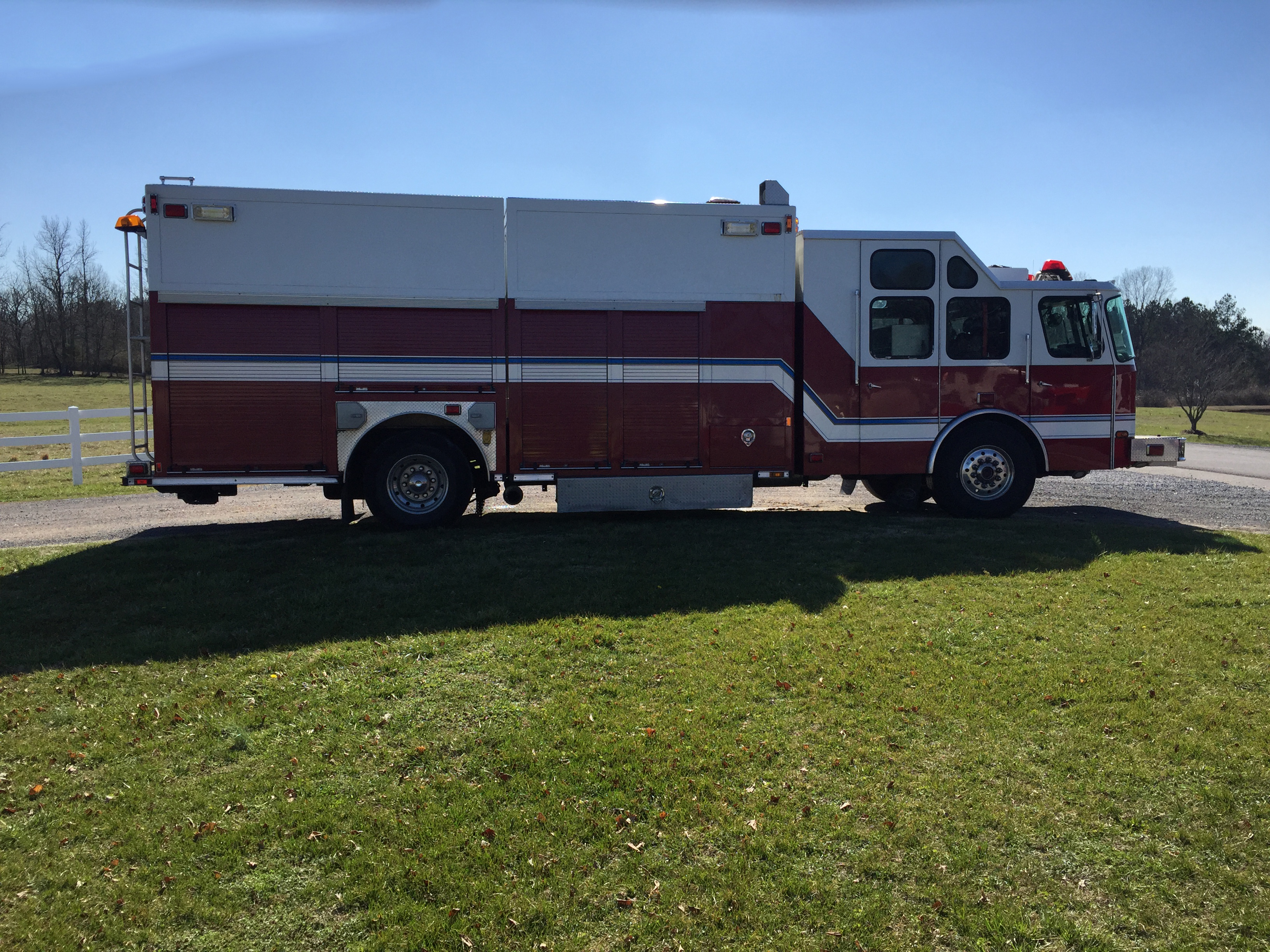 2004 E-One Cyclone II Walk-In Heavy Rescue | Used Truck Details