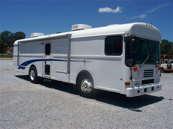 2005 Blue Bird Command Bus | Used Truck Details