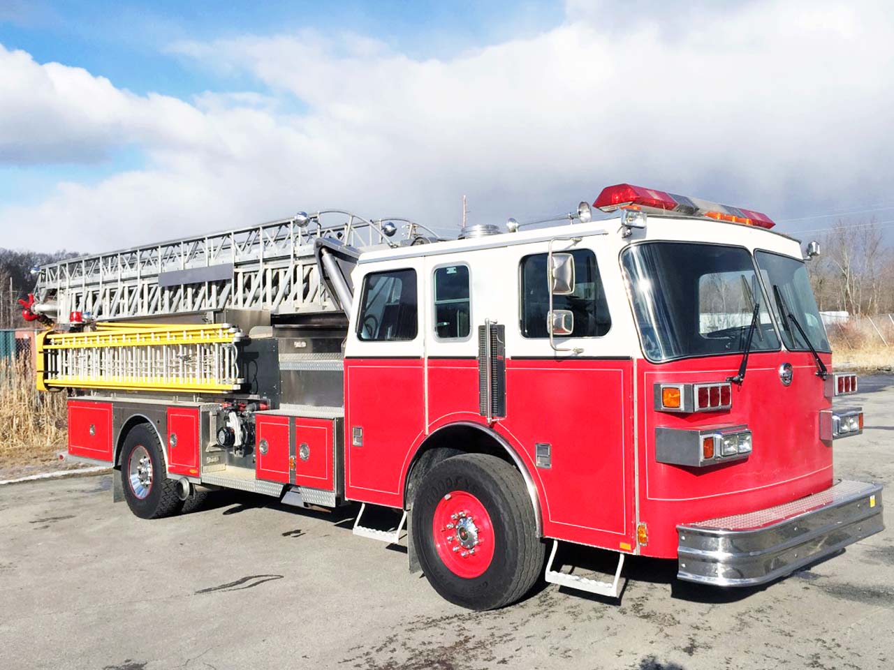 1989 Sutphen 75' Mid-Mount Aerial | Used Truck Details