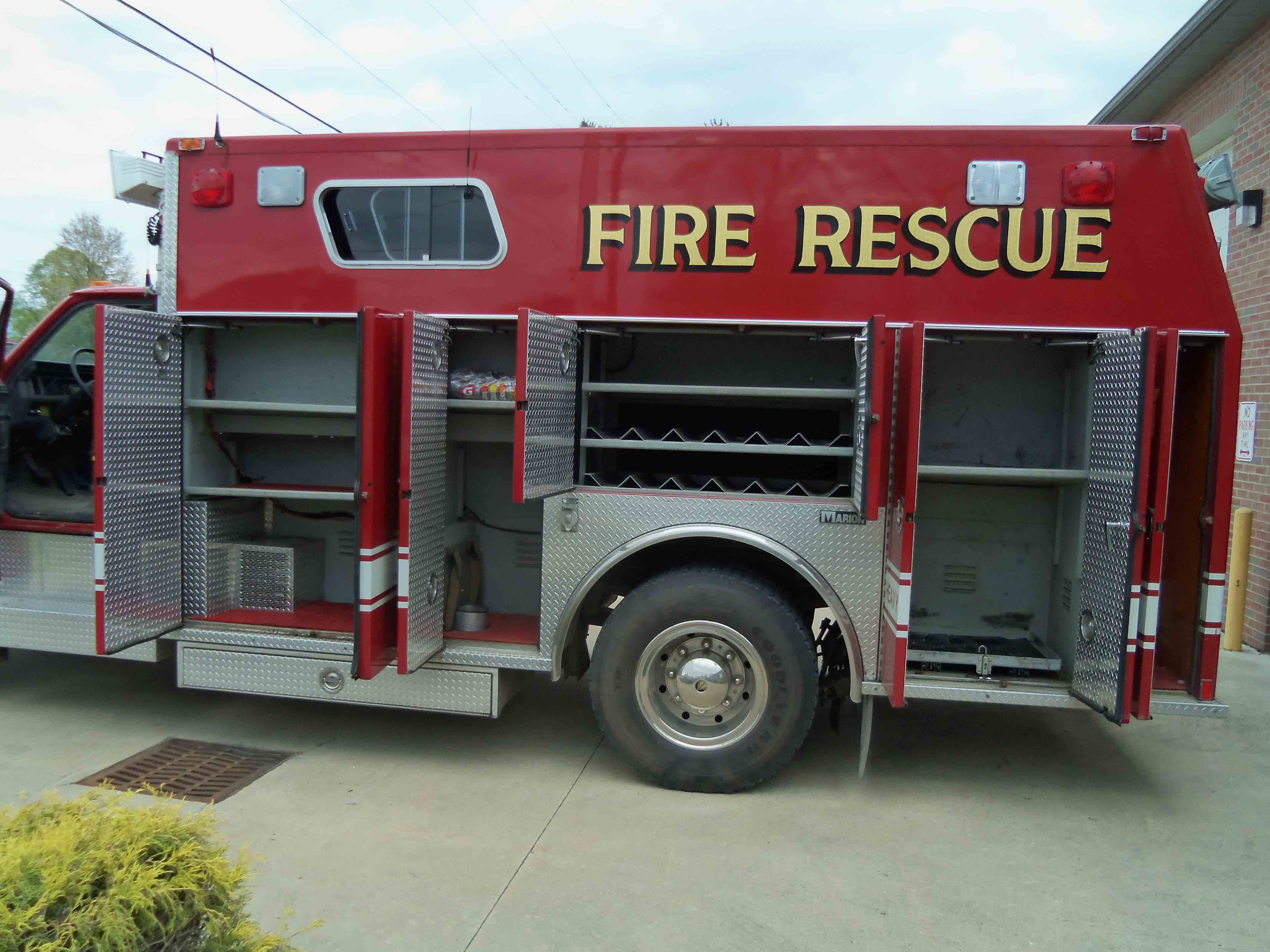 1994 Marion Ford F-800 Walk-In Rescue | Used Truck Details