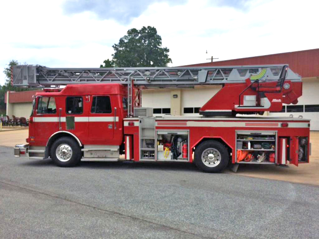 1998 Metz Volvo 104' Tower | Used Truck Details