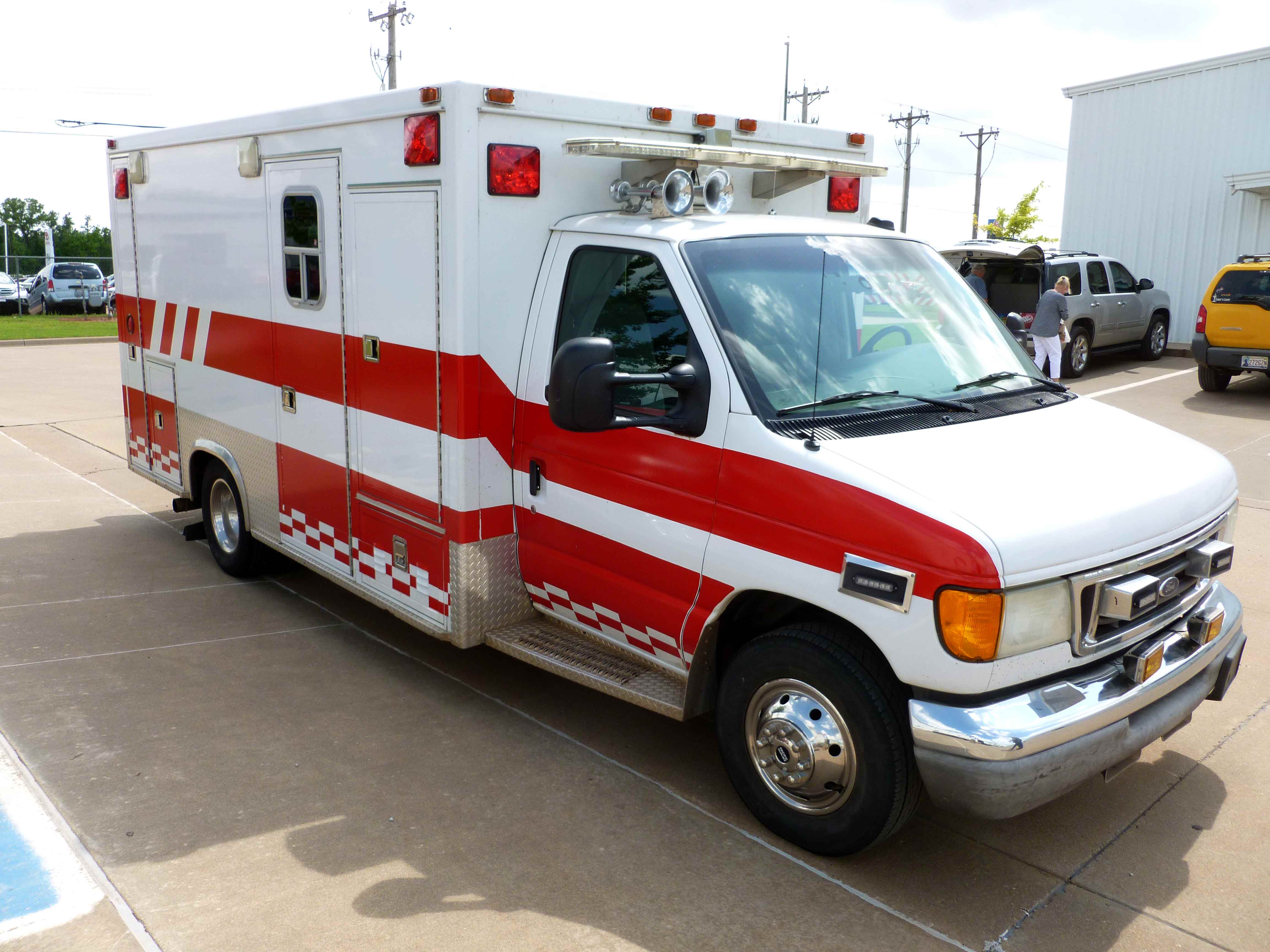 2003 Ford E-450 Ambulance | Used Truck Details