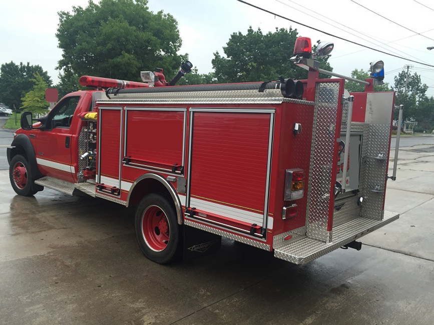 2006 Pierce Contender Ford F-550 4x4 Mini Pumper | Used Truck Details