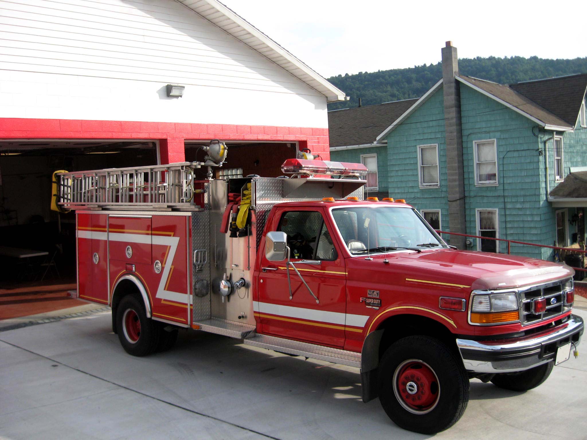 1995 4 Guys Ford 4x4 Mini-Pumper | Used Truck Details