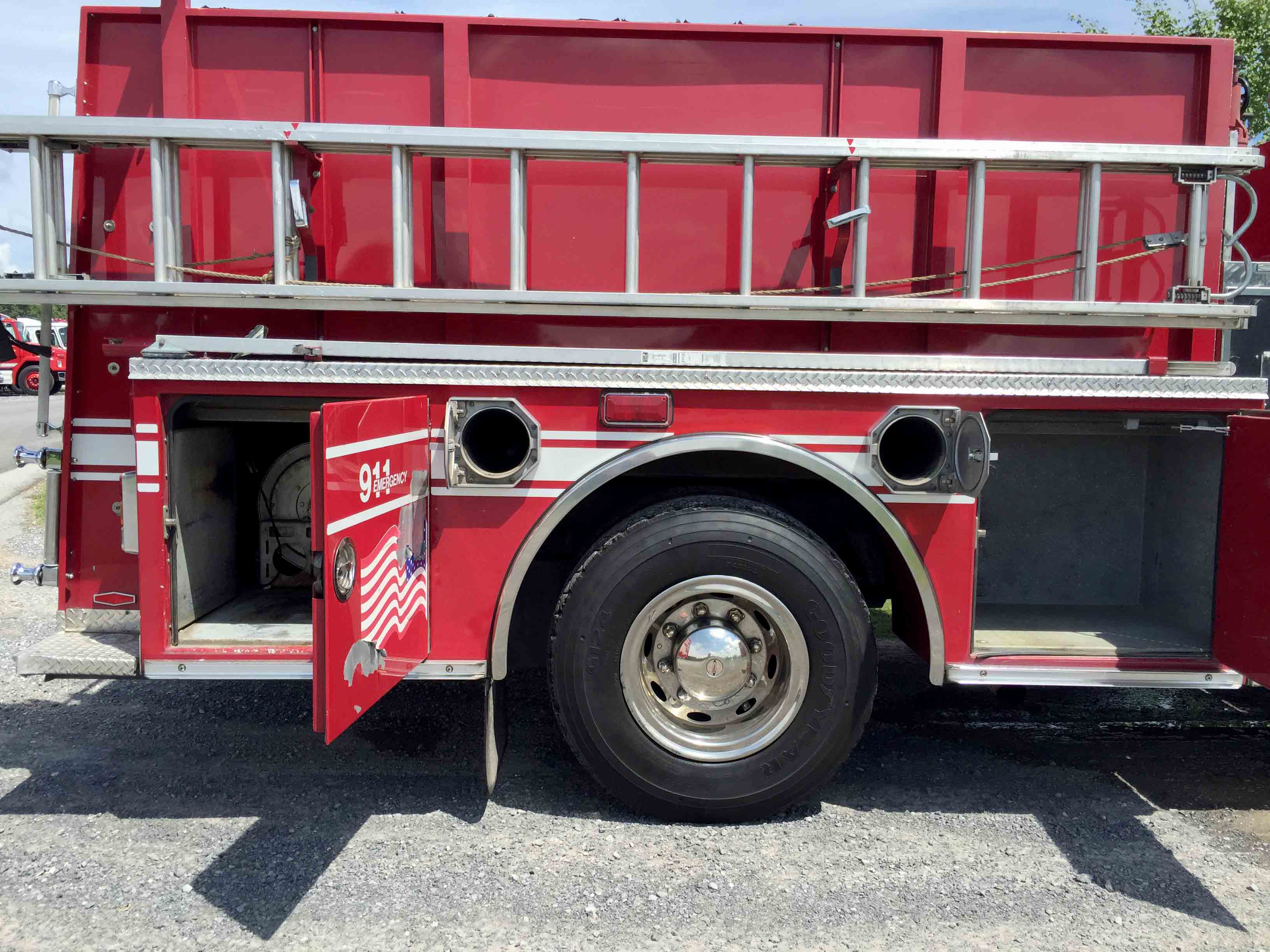 2001 Pierce Contender Custom Pumper | Used Truck Details