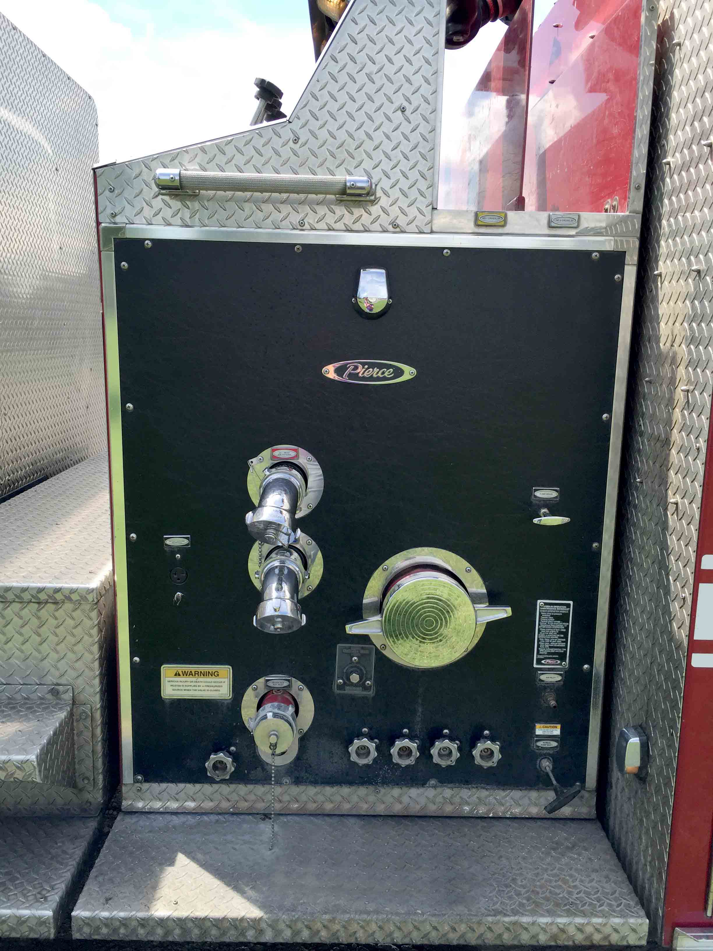 2001 Pierce Contender Custom Pumper | Used Truck Details