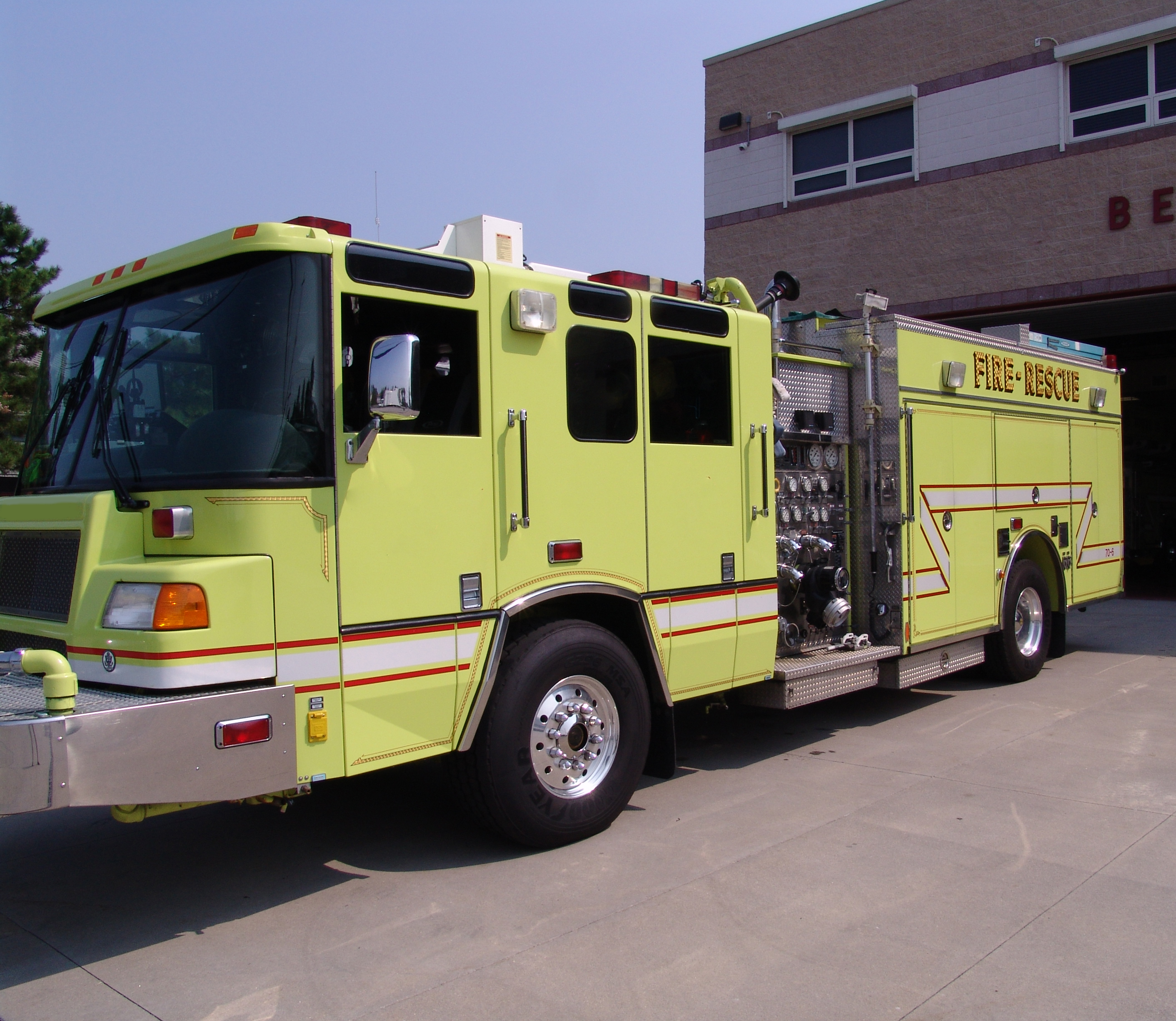 1996 Pierce Quantum Rescue Pumper | Used Truck Details