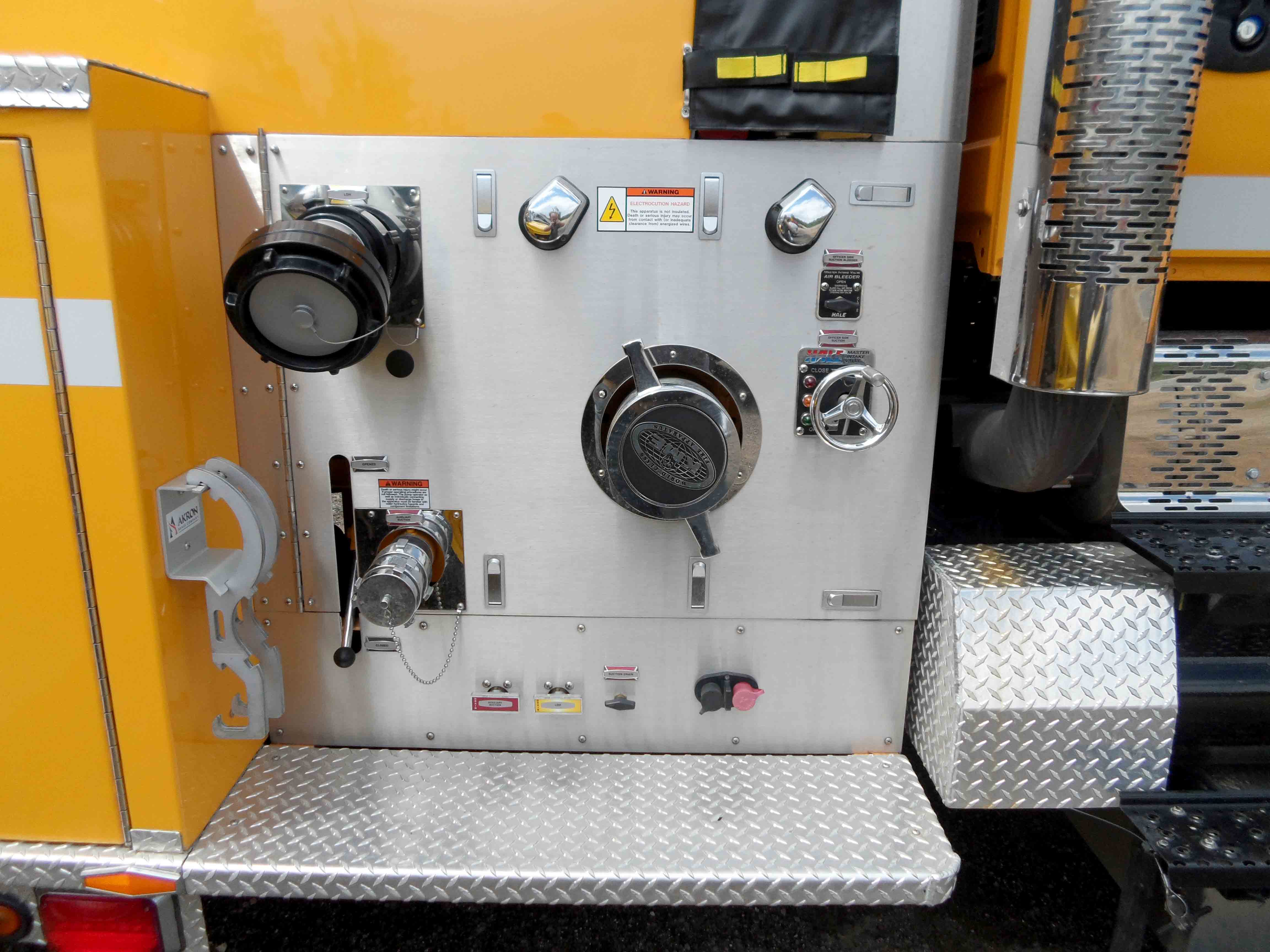 2009 KME International 6x6 Commercial Pumper Tanker | Used Truck Details