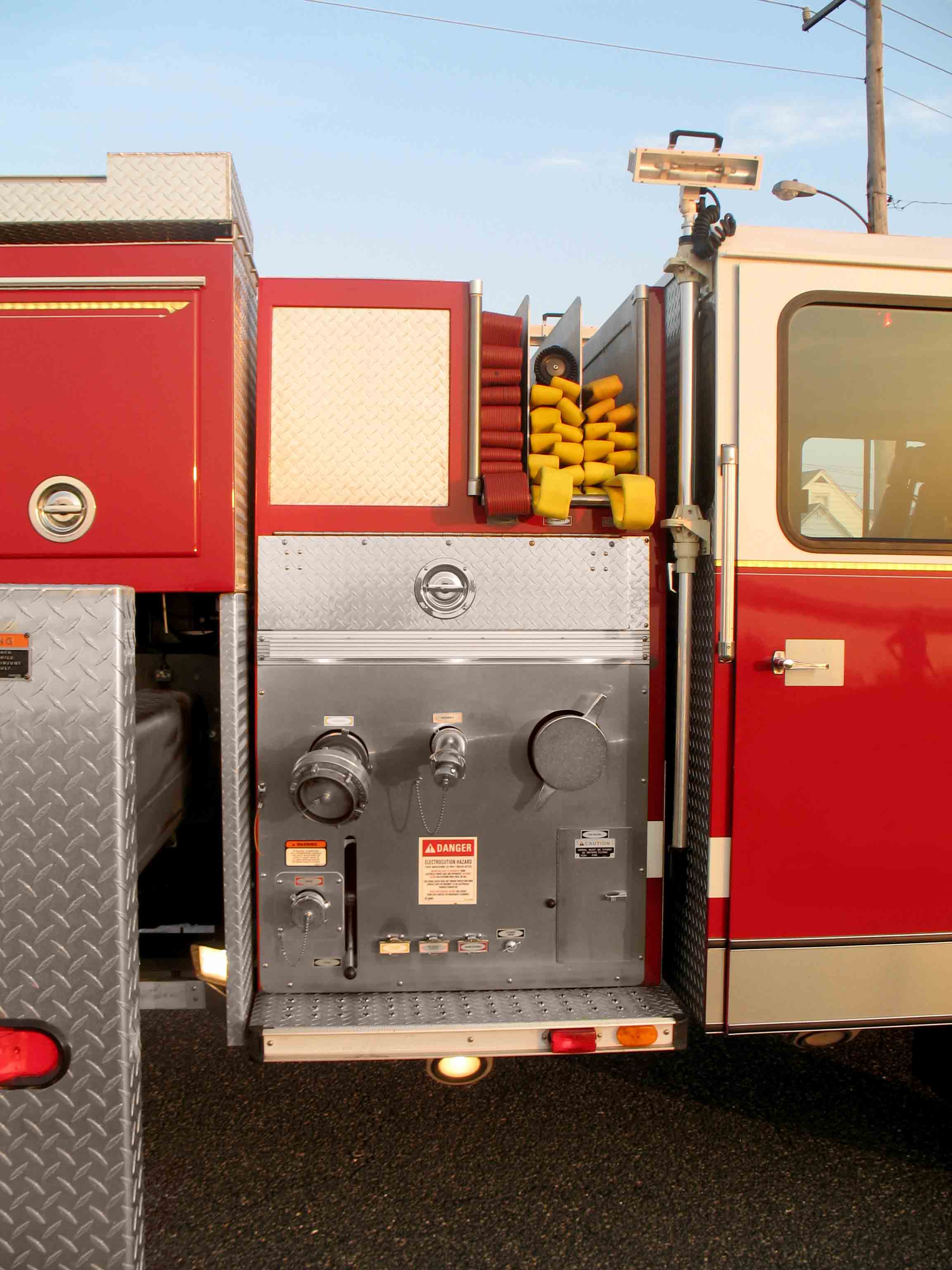 2000 E-One Cyclone II 95' Bronto | Used Truck Details