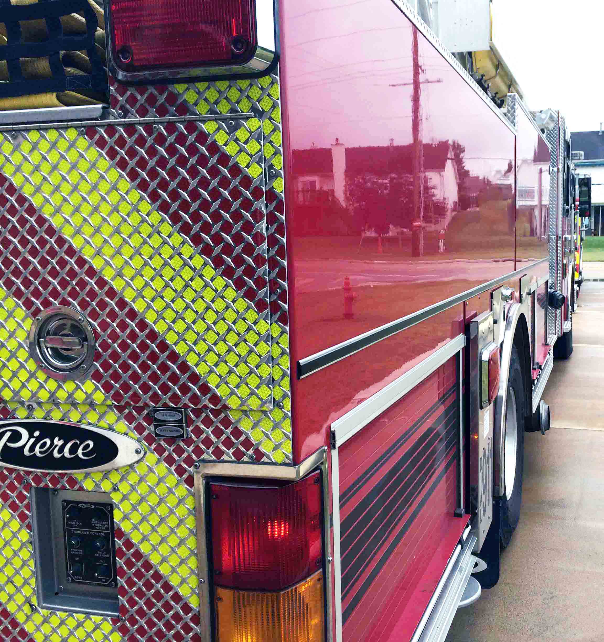 2008 Pierce Velocity 75' Aerial | Used Truck Details