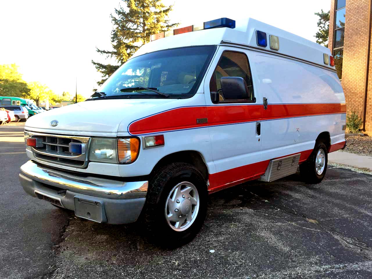 2002 Leader Ford E-350 Type II Ambulance | Used Truck Details