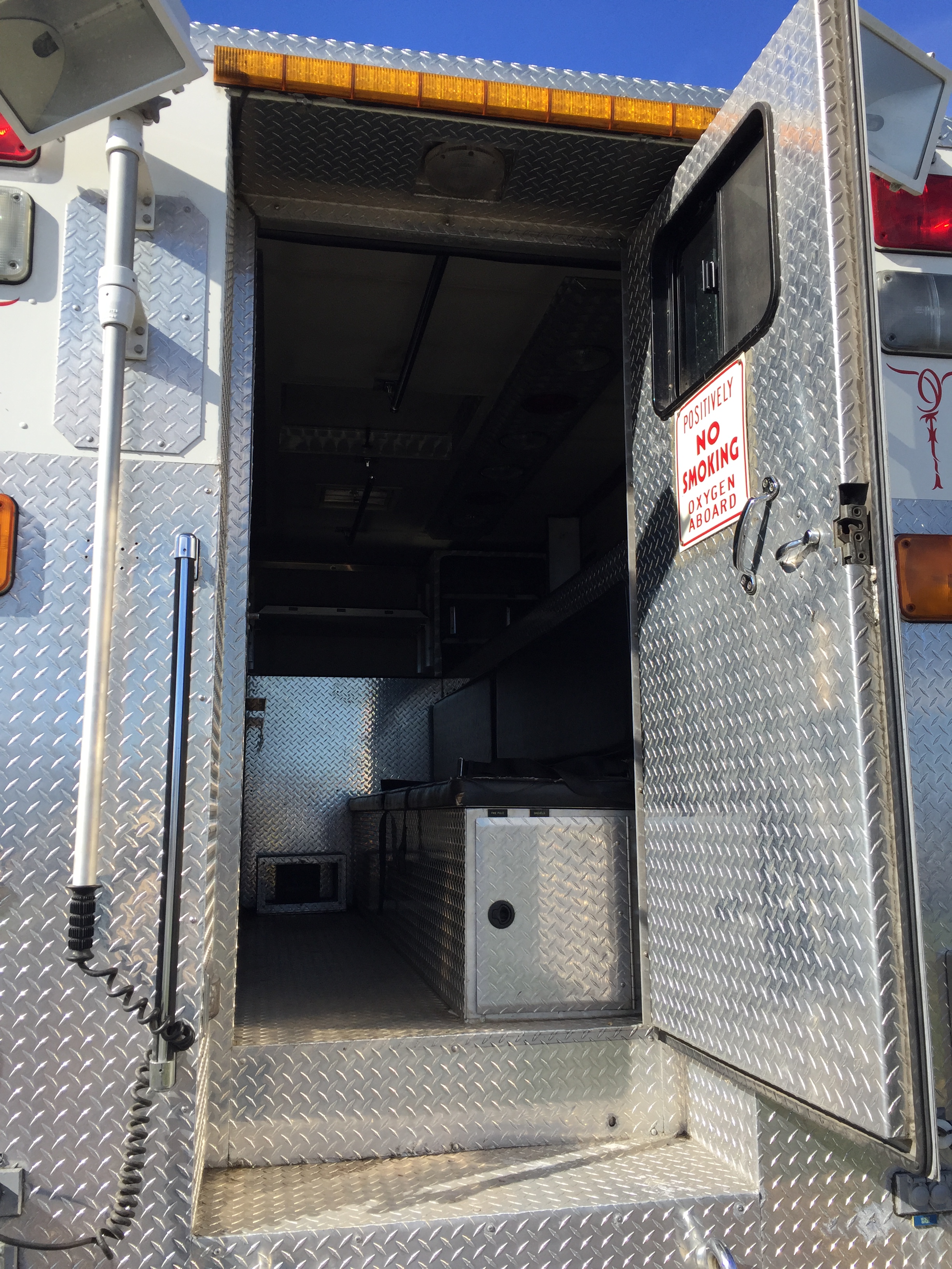 1994 New Lexington Ford Walk-In Rescue | Used Truck Details