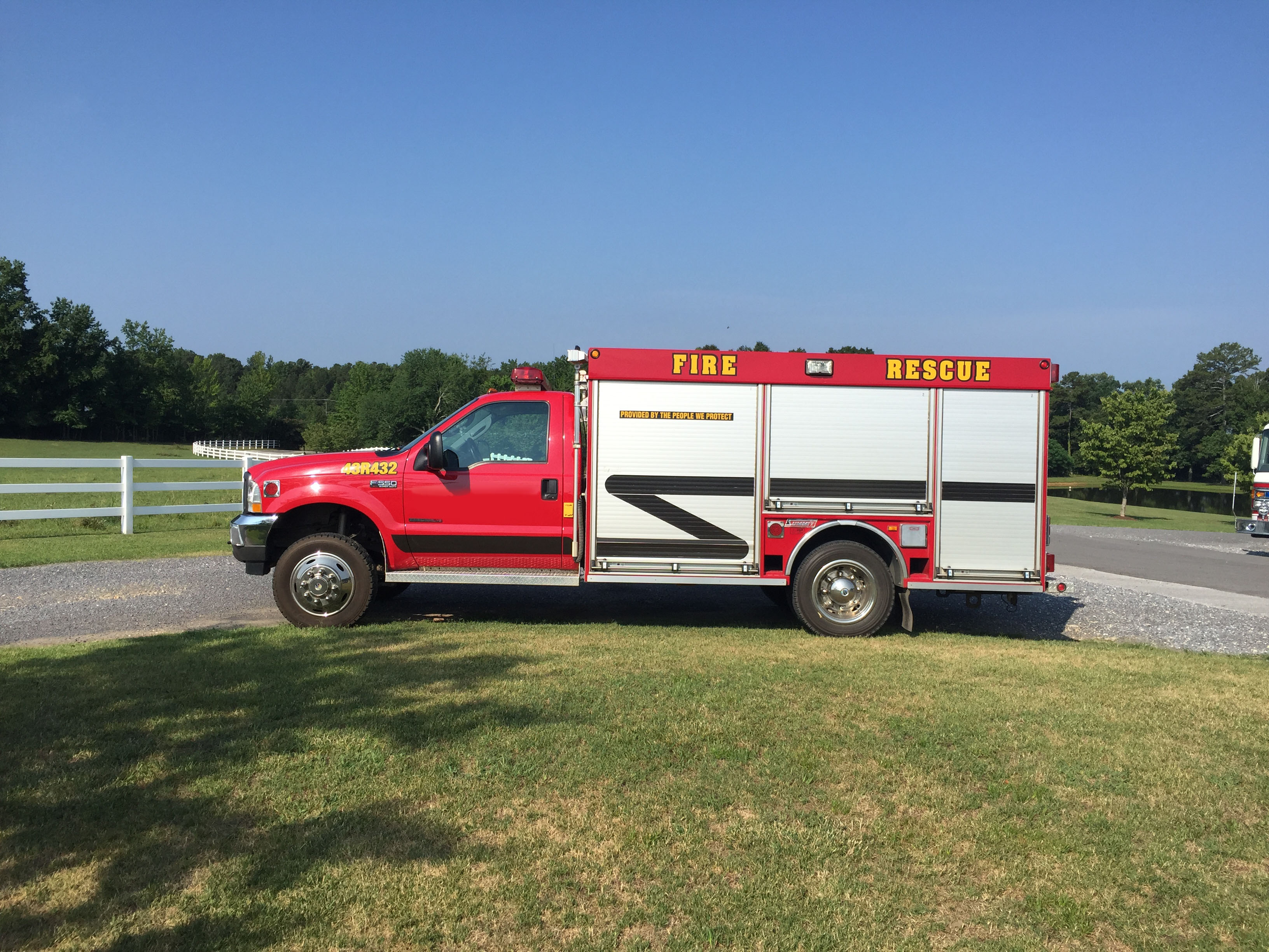 2002 Summit Ford F-550 4x4 Light Rescue | Used Truck Details