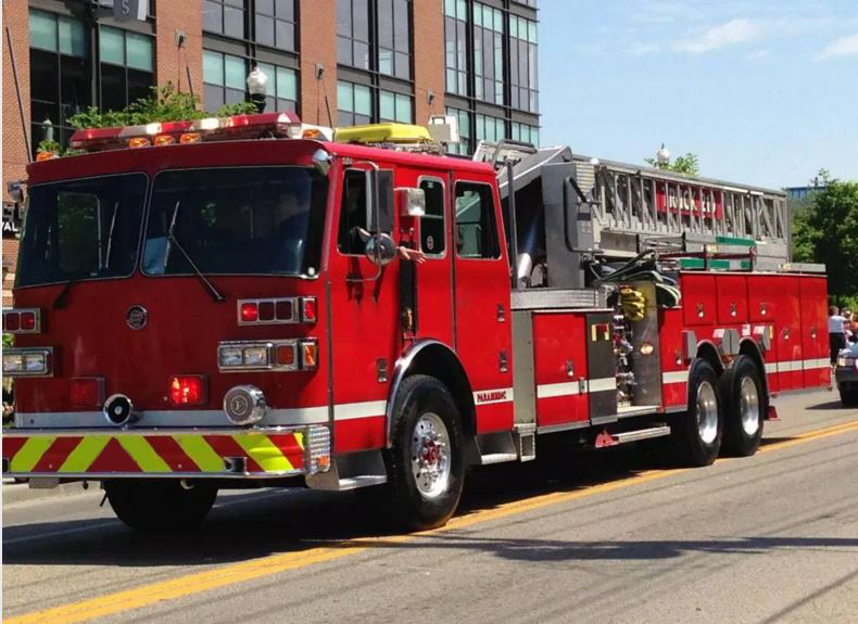 1993 Sutphen 104' Mid-Mount Platform | Used Truck Details