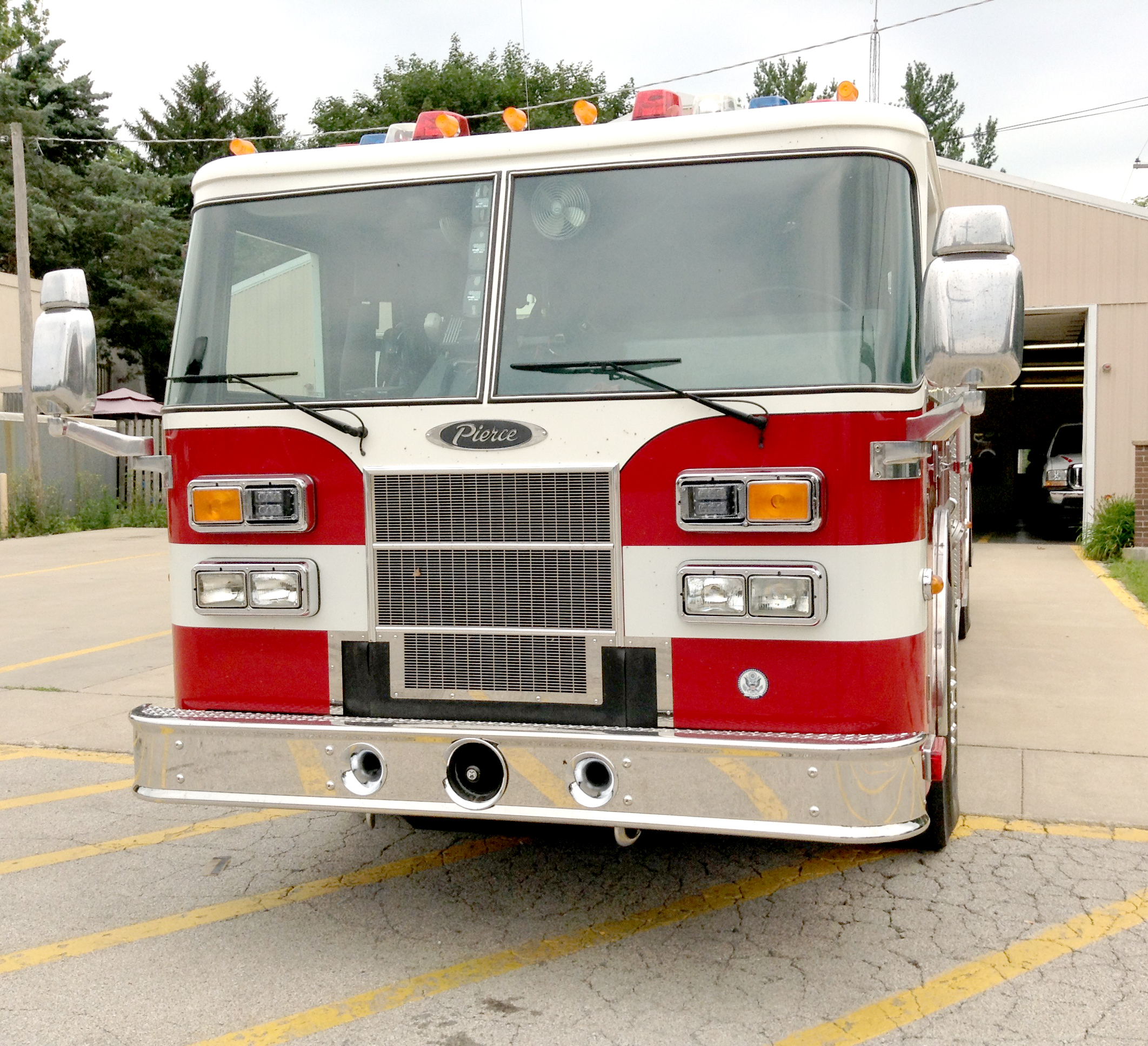 1999 Pierce Saber Custom Pumper | Used Truck Details