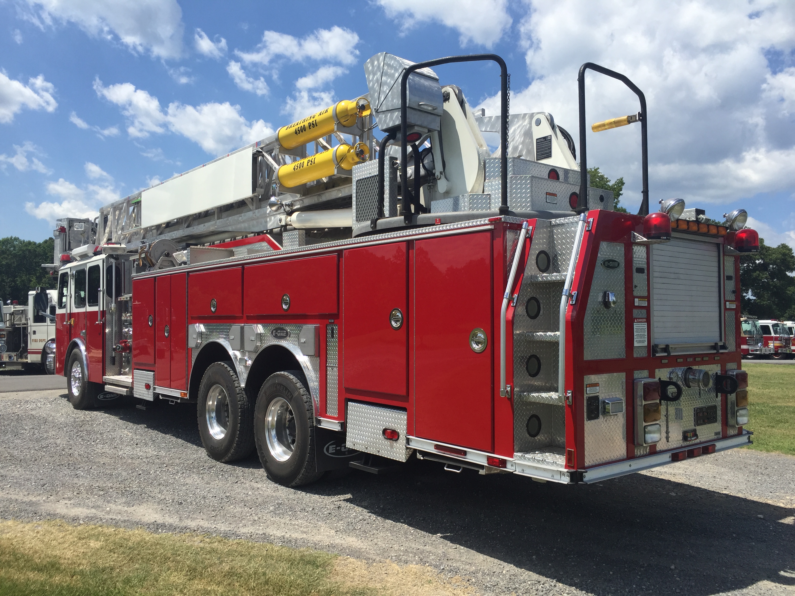 2003 E-One Cyclone 95' Platform | Used Truck Details