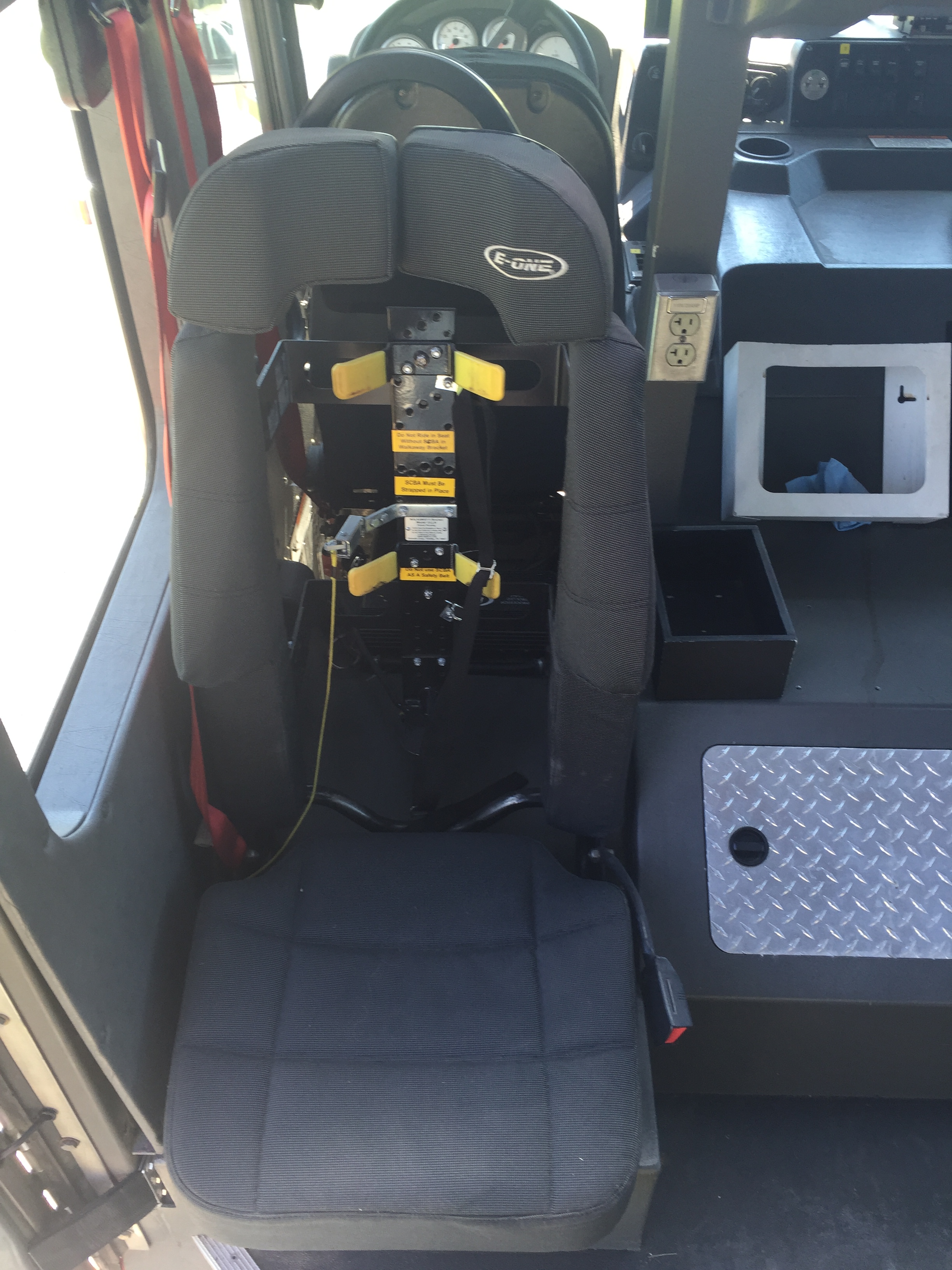 2005 E-One Typhoon Heavy Rescue | Used Truck Details