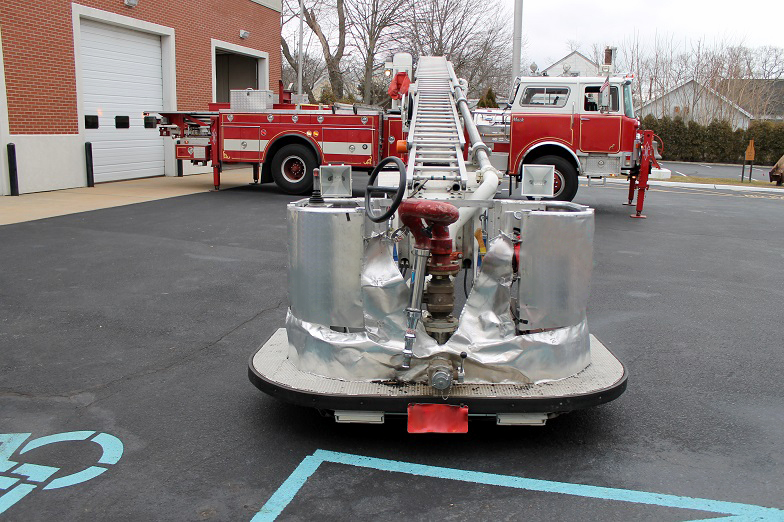 1974 Baker Mack 75' Aerialscope Platform | Used Truck Details