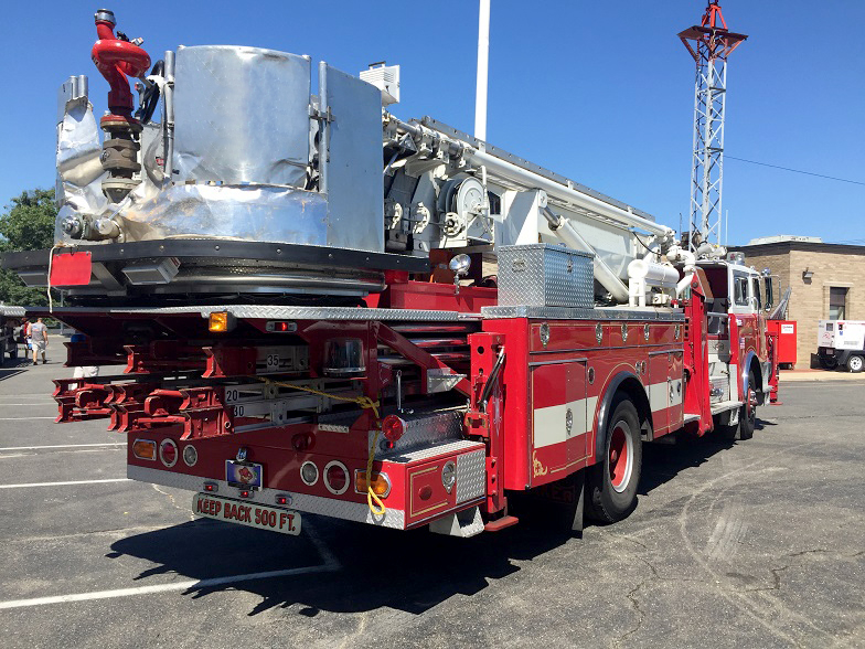 1974 Baker Mack 75' Aerialscope Platform | Used Truck Details